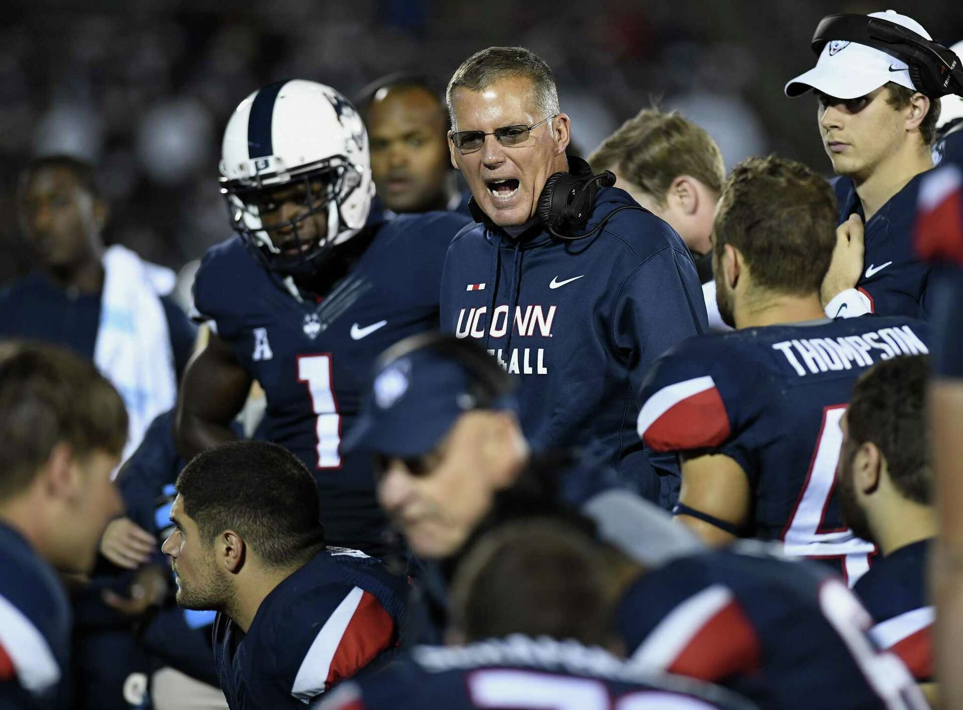 UConn hires NFL assistant John Dunn as offensive coordinator