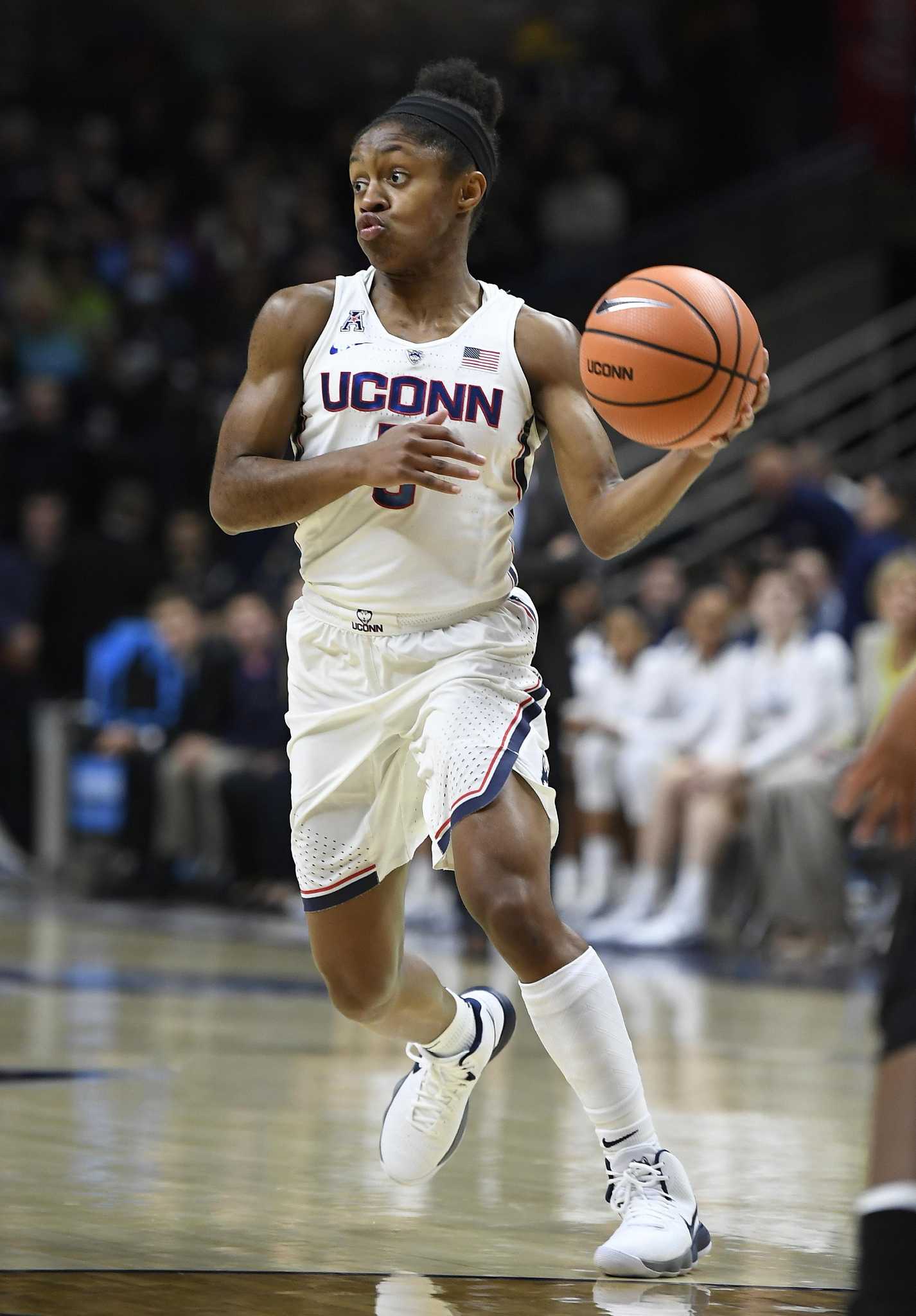 Passing fancy: No. 1 UConn piling up the assists
