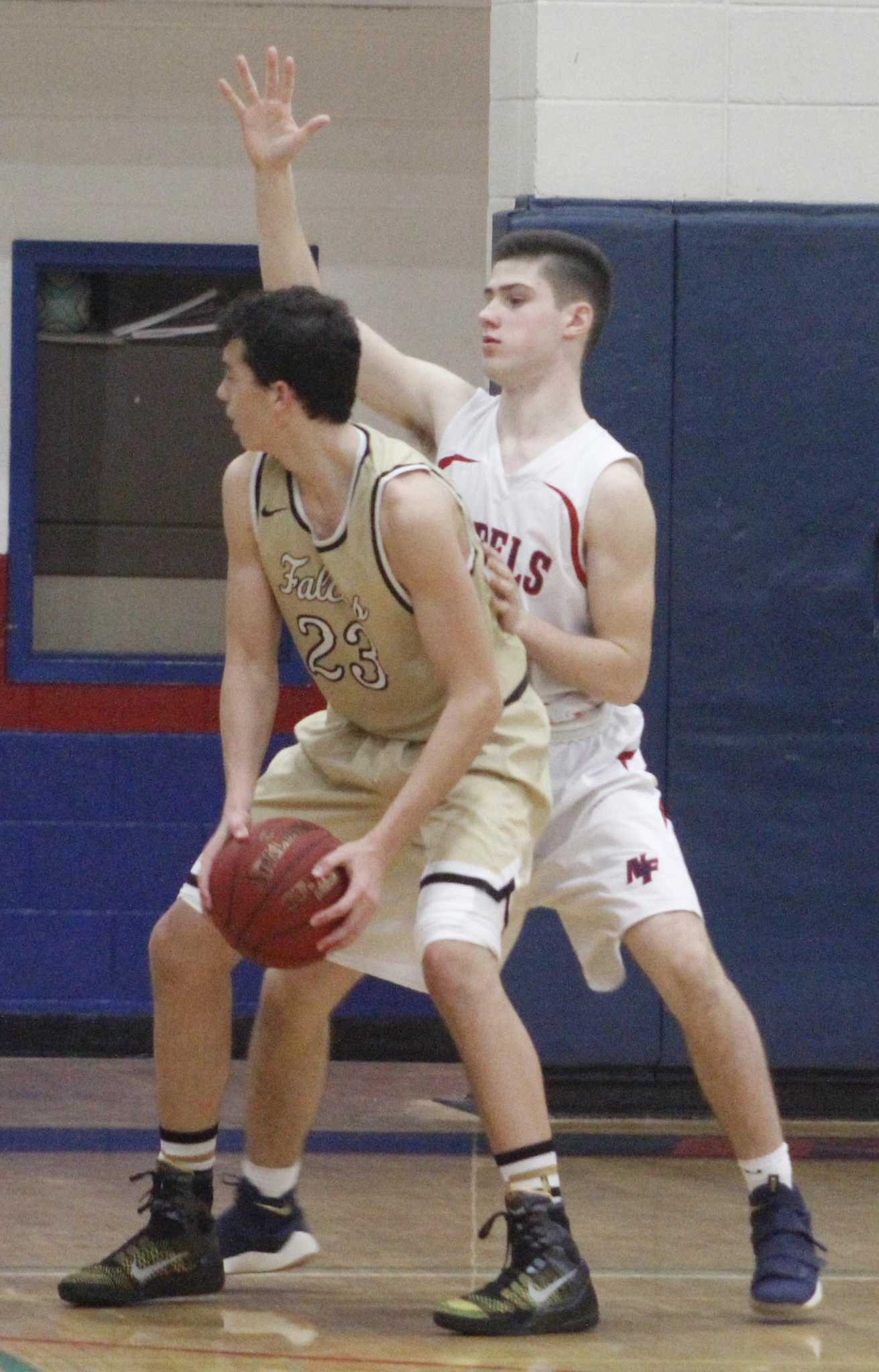 Barlow boys hold off New Fairfield