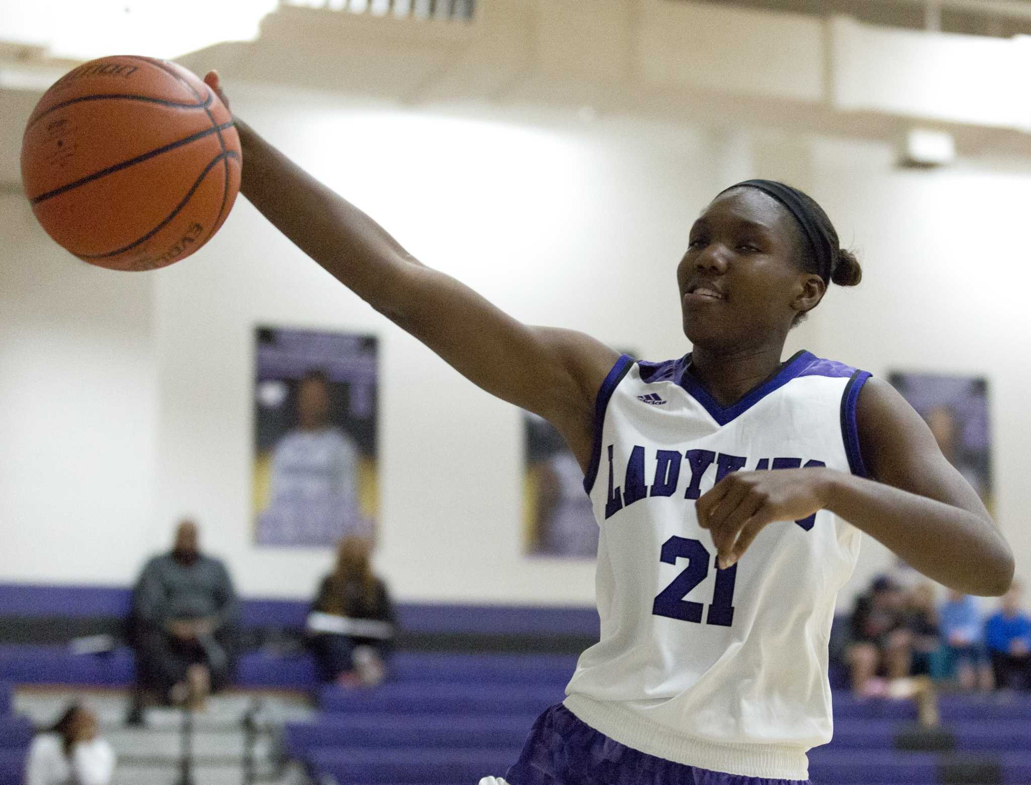 GIRLS HOOPS: Gilmore shines as dual-sport athlete at Willis
