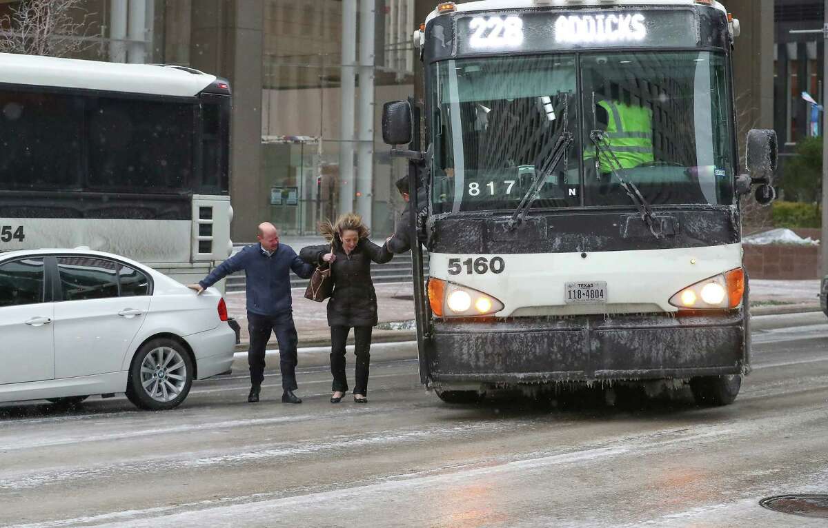 Map shows how Houston drivers are struggling to navigate icy roads