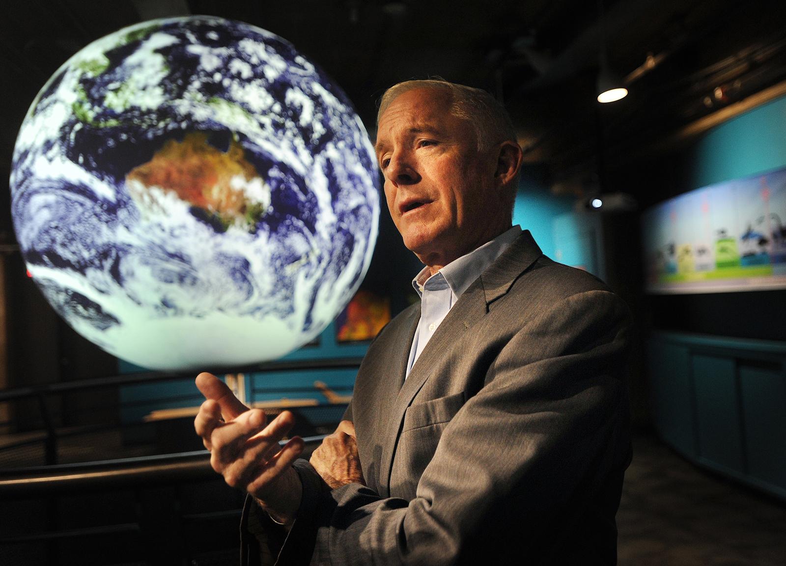 Finch ‘discovers’ a new calling