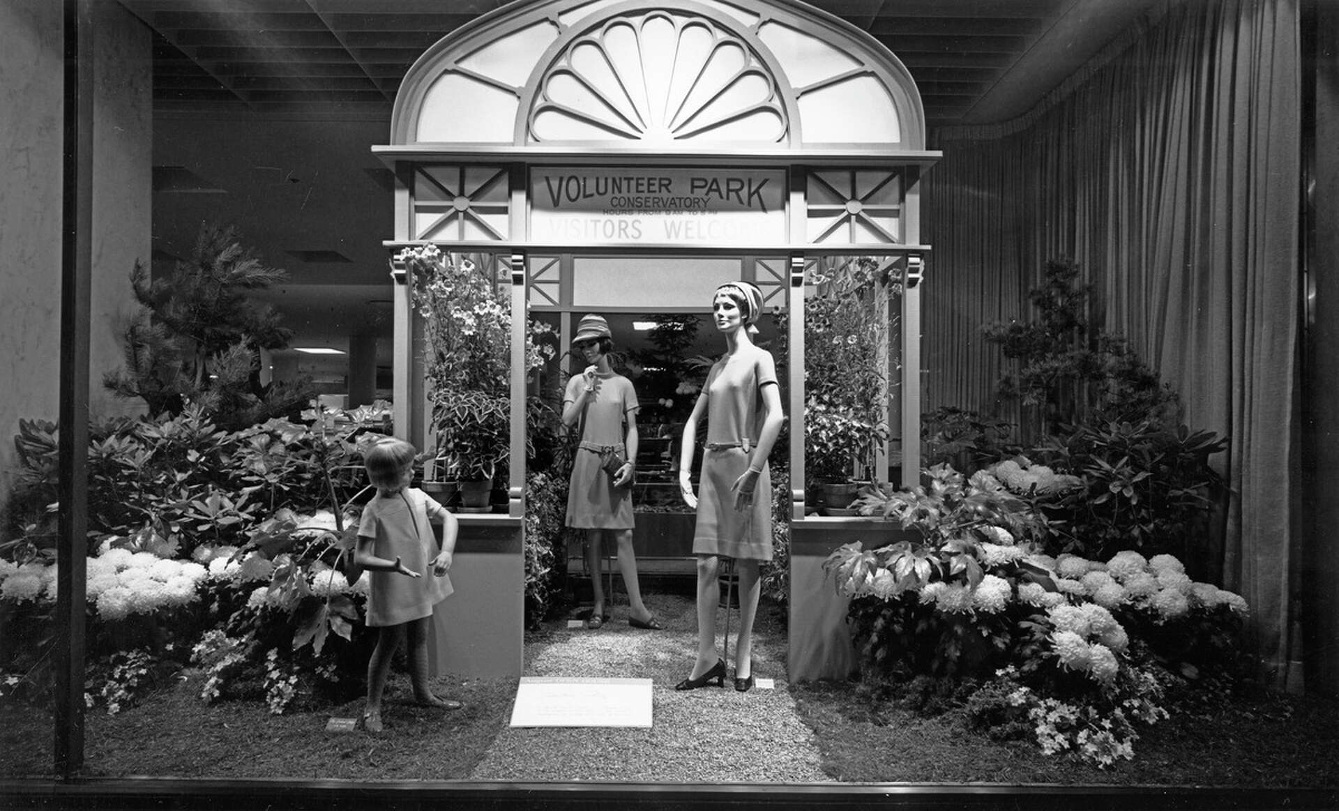 Archival photos show how Seattle took shape in the 1960s