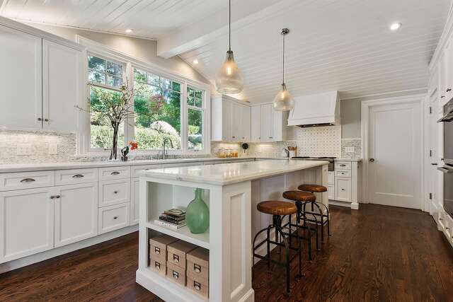 Kentfield home offers stylish indoor/outdoor living