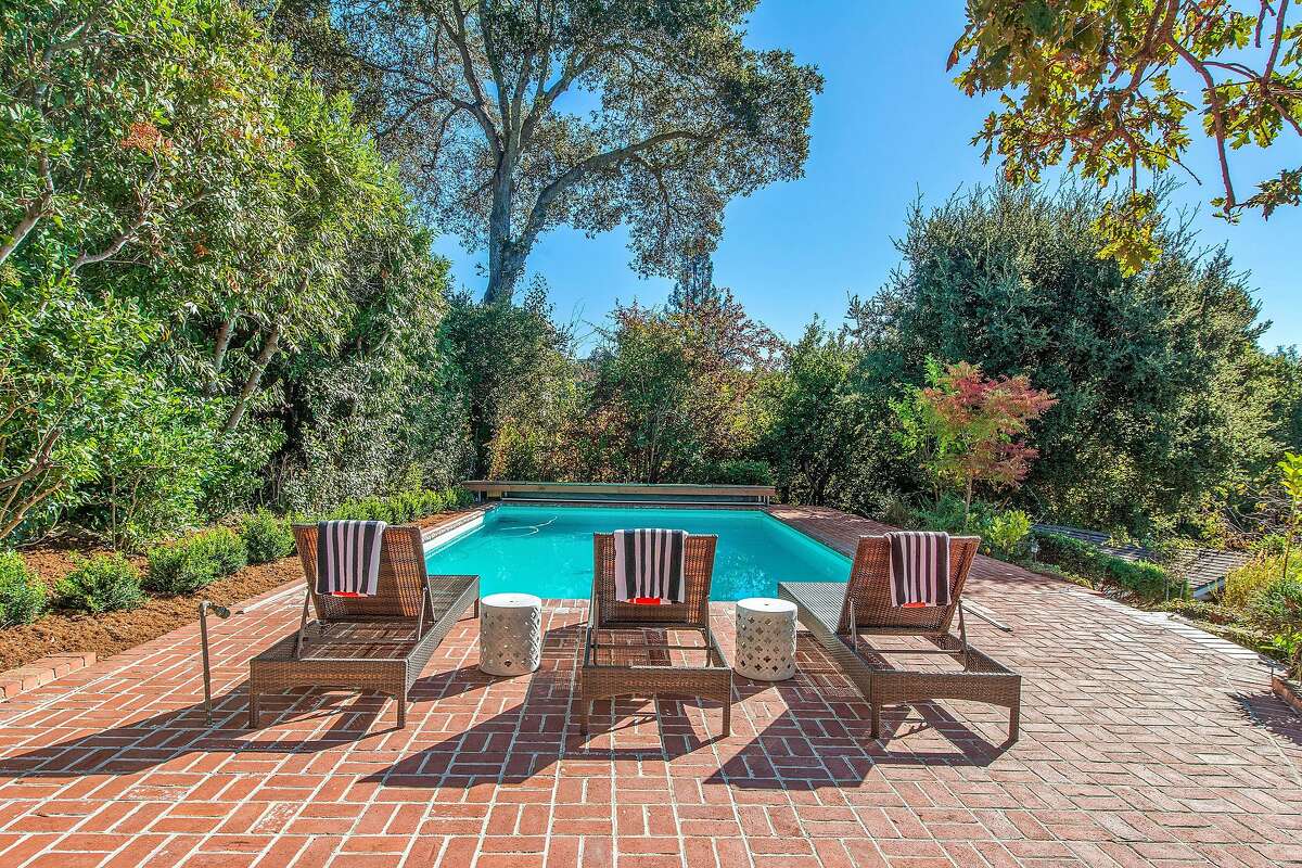 Kentfield home offers stylish indoor/outdoor living