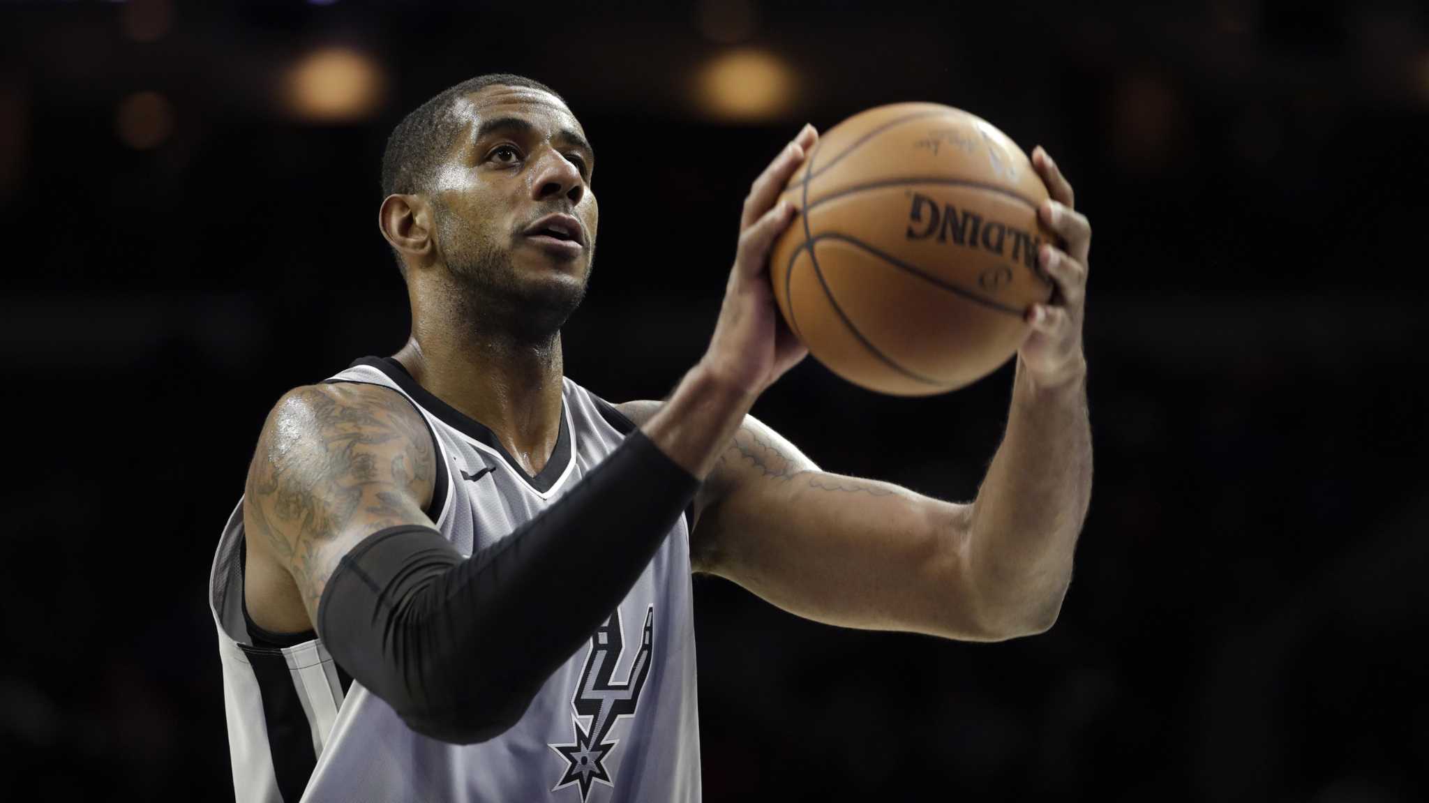 Aldridge scores his 1000th point of the season in loss to Raptors