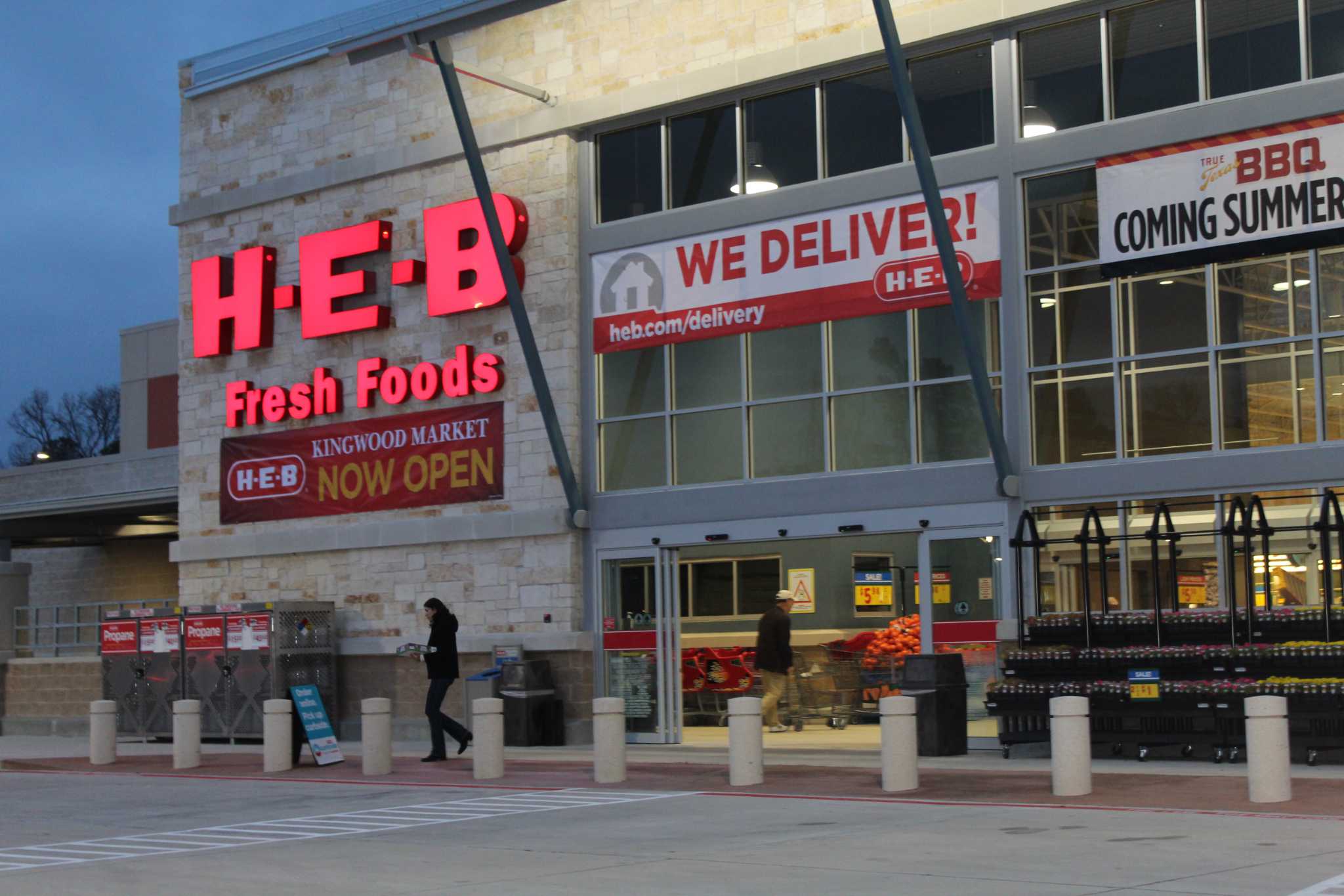 H-E-B adds app-based Favor as it expands home delivery options