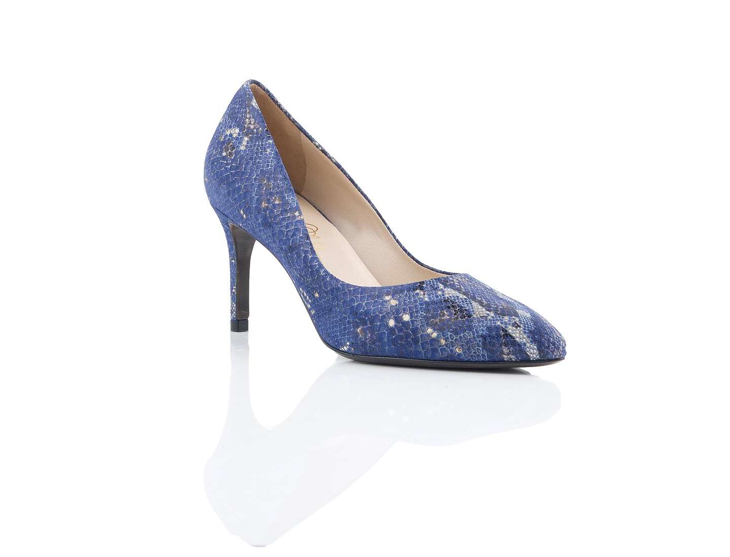 Keeping women off their toes