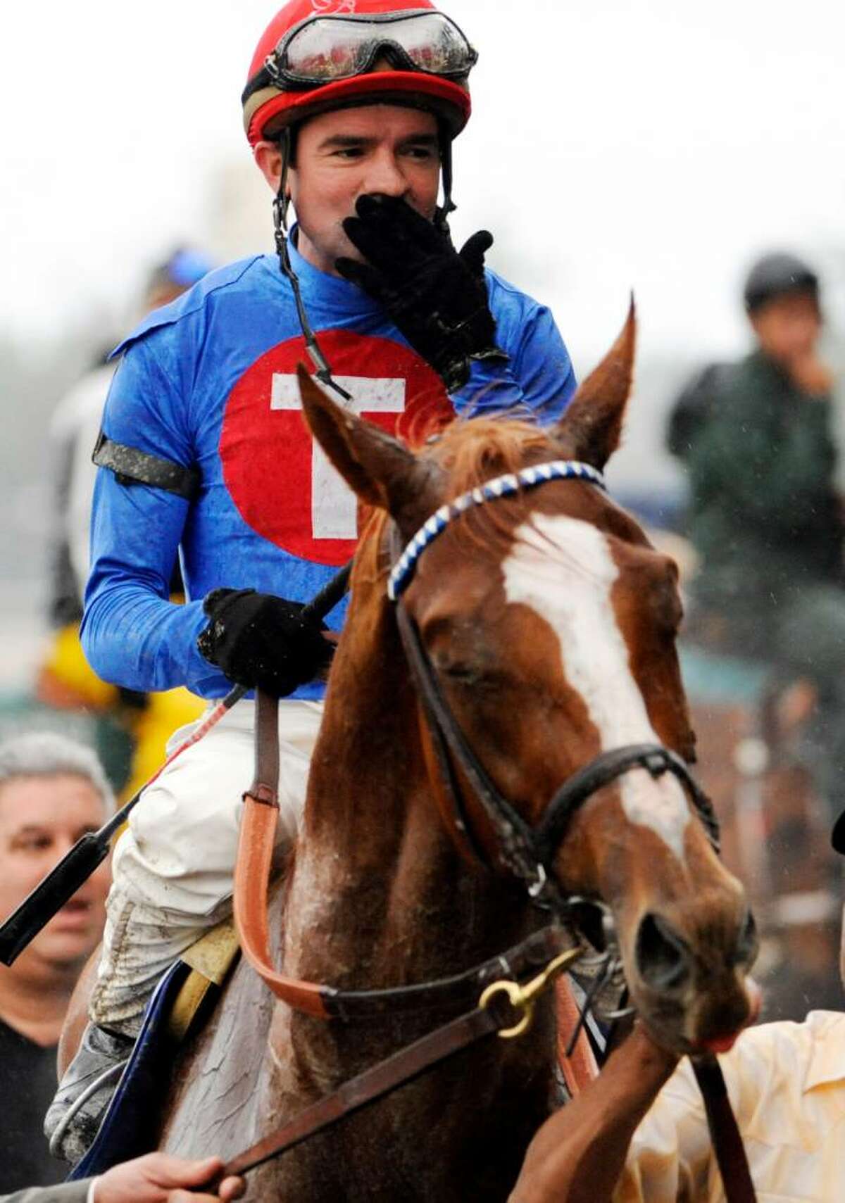 Jockey pulled from racing card