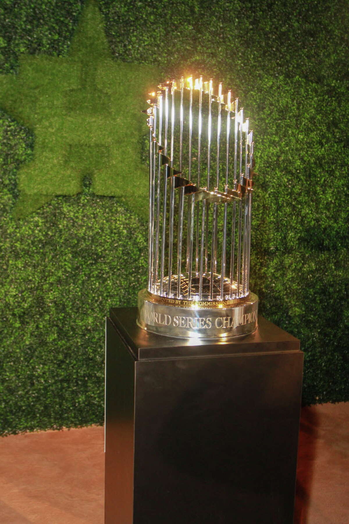 MLB players, Hall of Famers take the field for the Astros Foundation's ...