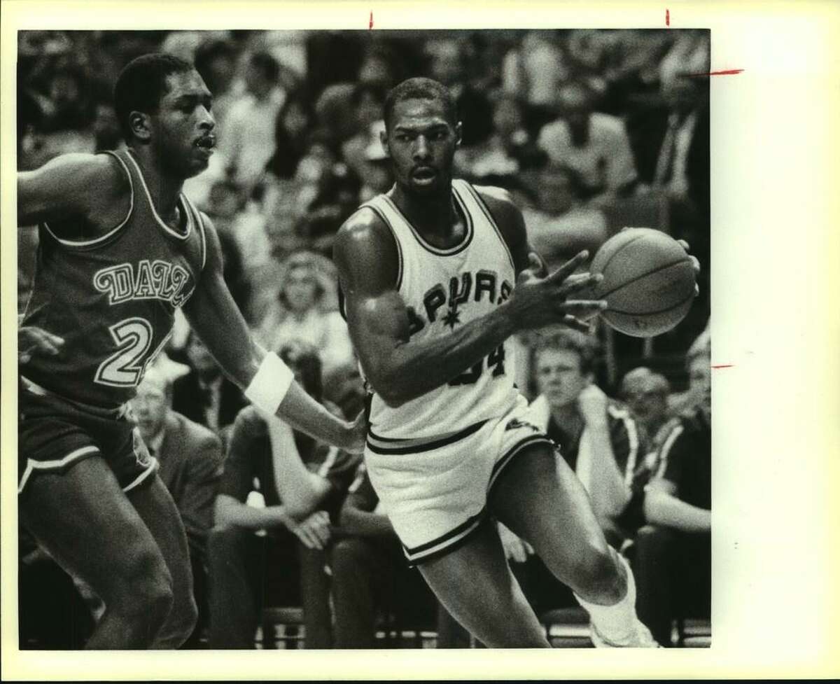 Mitchell’s days with Spurs colored by confidence, care for teammates