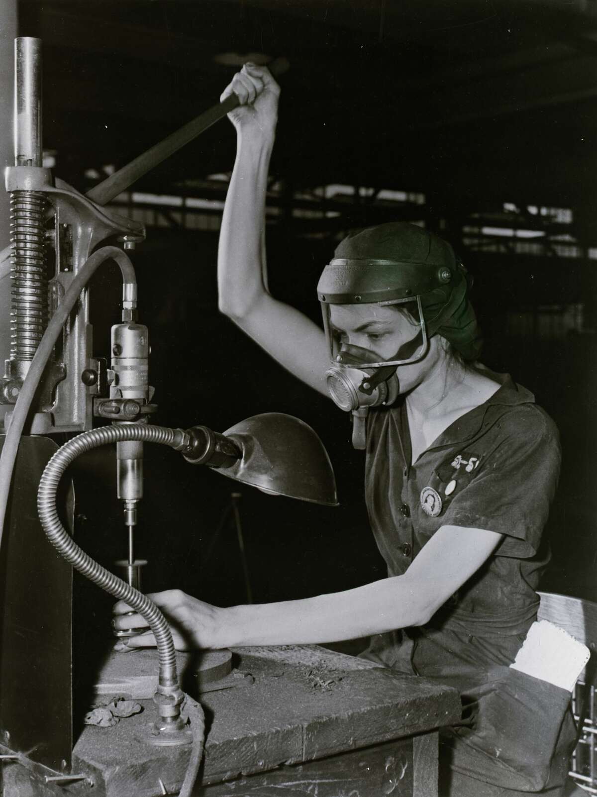 Women work for the World War II war effort