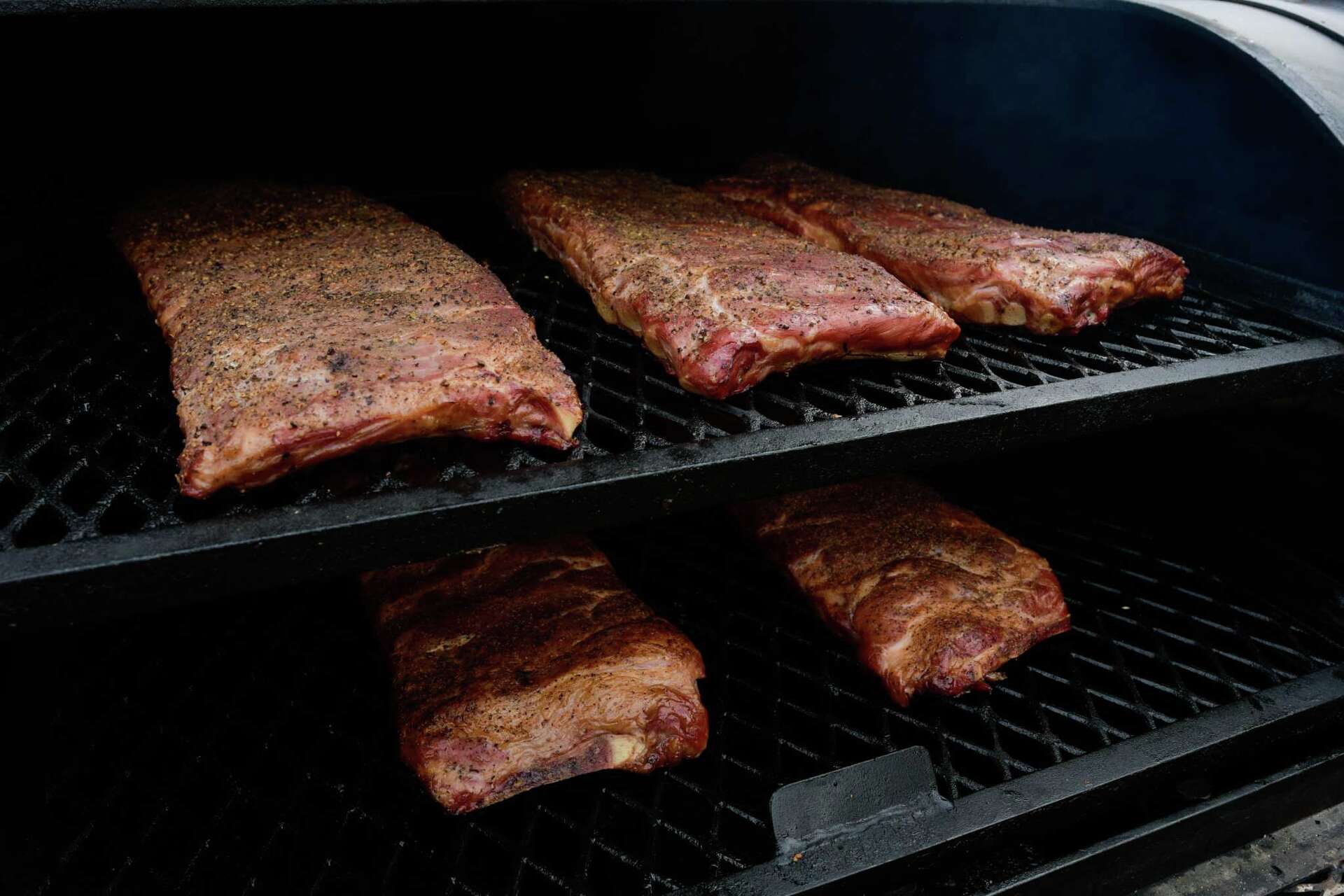 S.A.’s gentle giant of BBQ hopes to win at rodeo cookoff