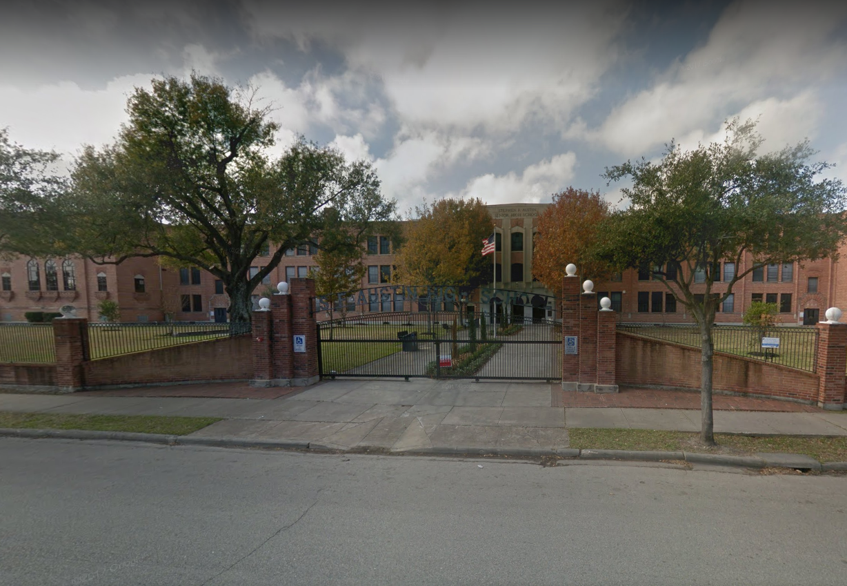 Houston ISD police investigating social media threat against Austin ...