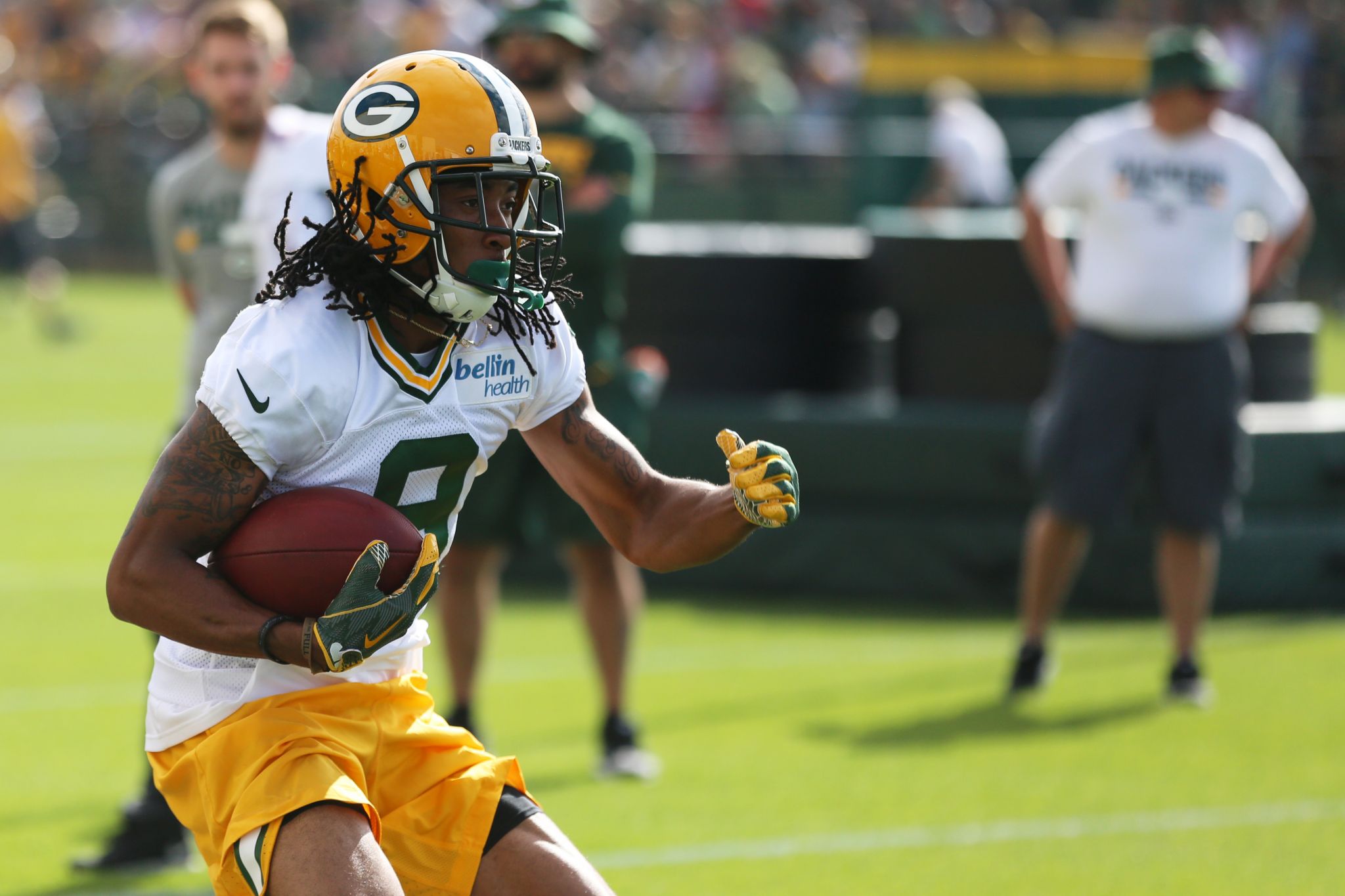 Texans claim WR Montay Crockett