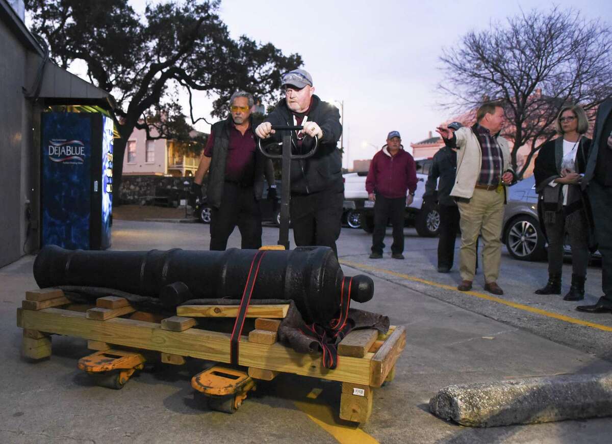 Alamo cannons return after cleaning, treatment