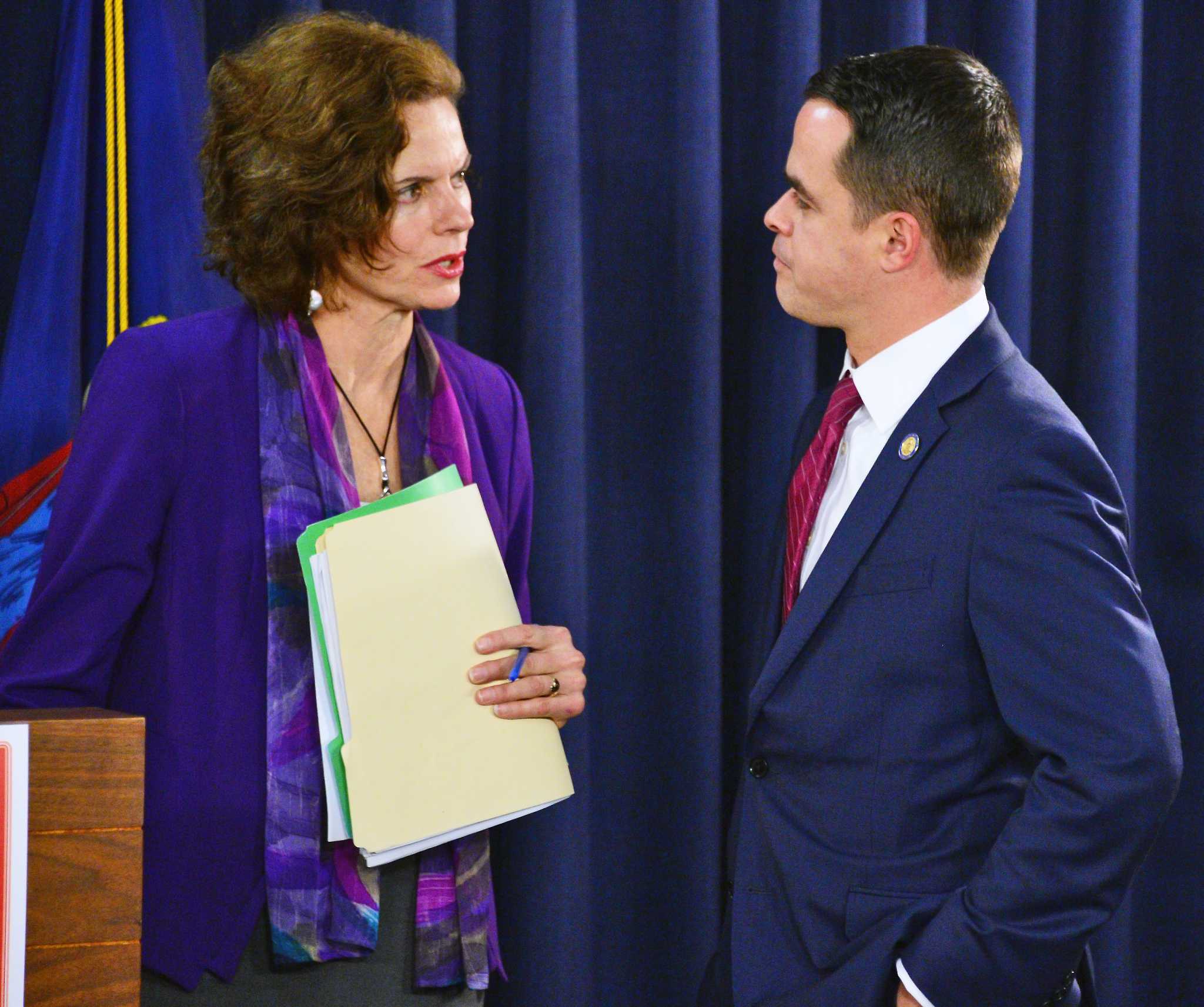 Cuomo signs order for net neutrality