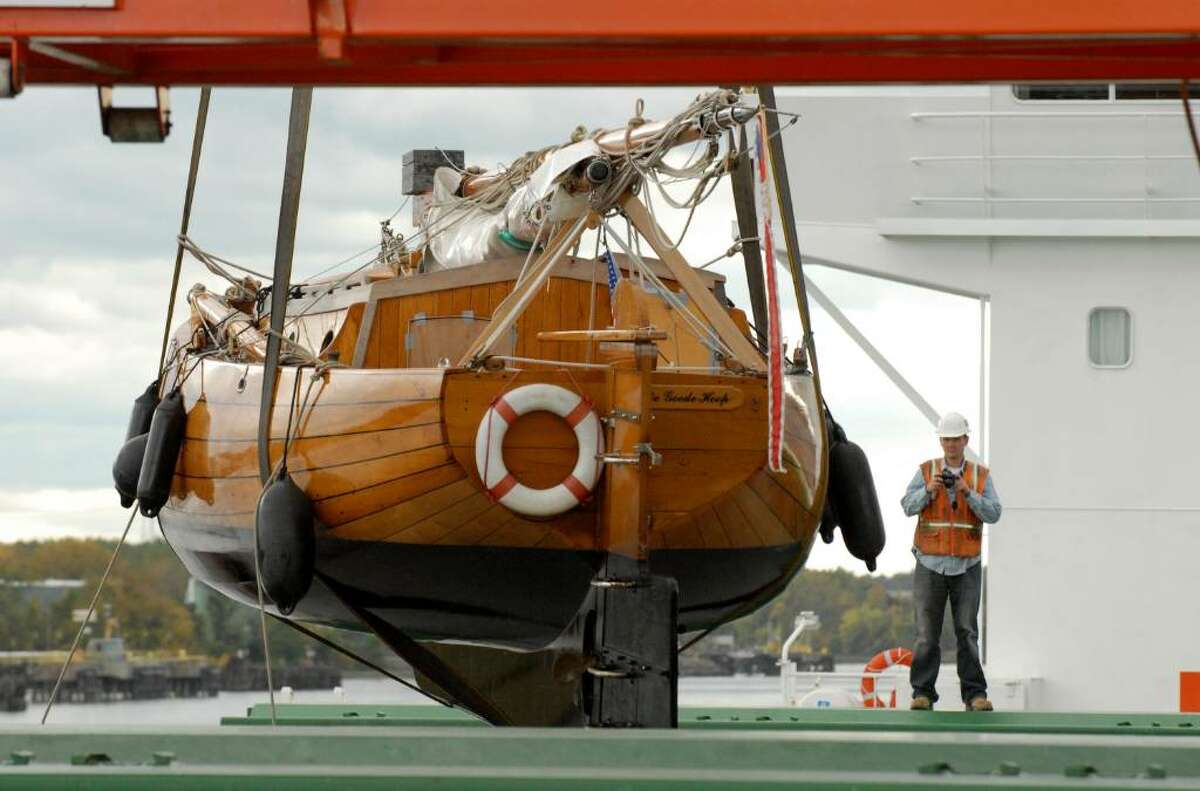 Photos: Dutch boats loaded for return trip