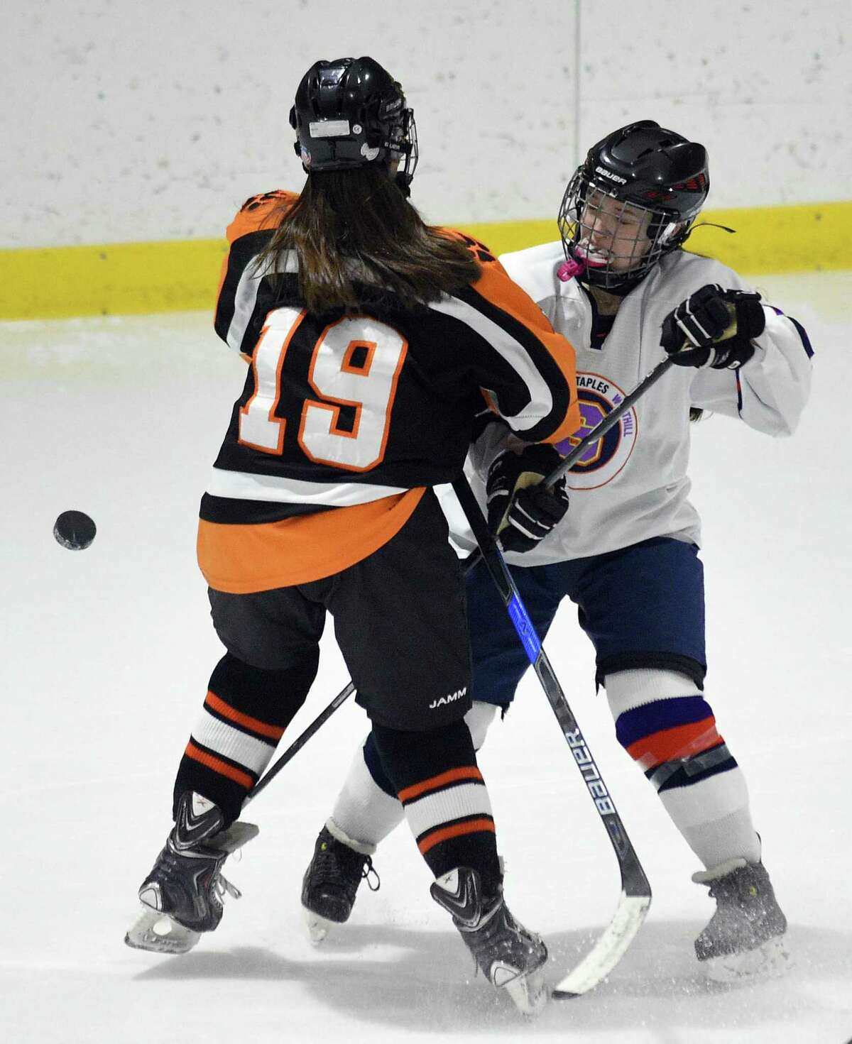 Ridgefield girls hockey blanks SWS, 3-0