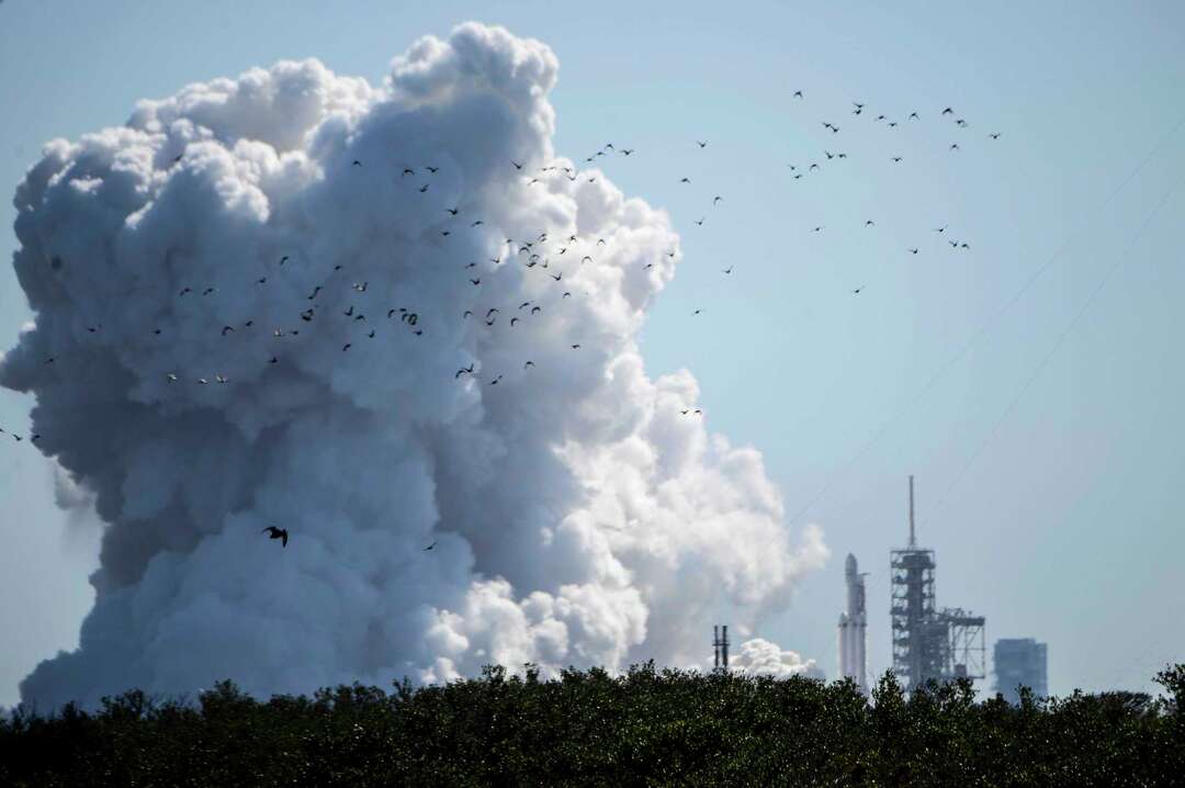 SpaceX readies monster rocket for first test launch