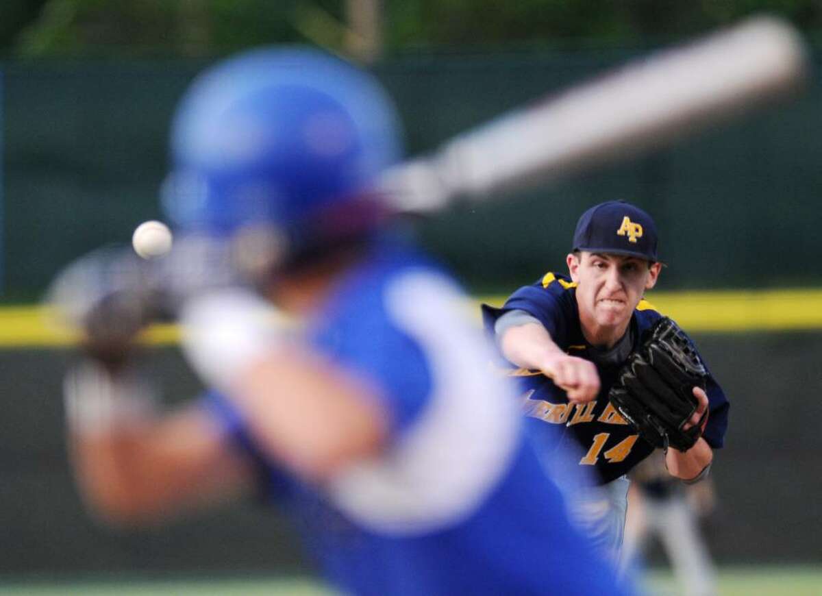 Riders storm to crown