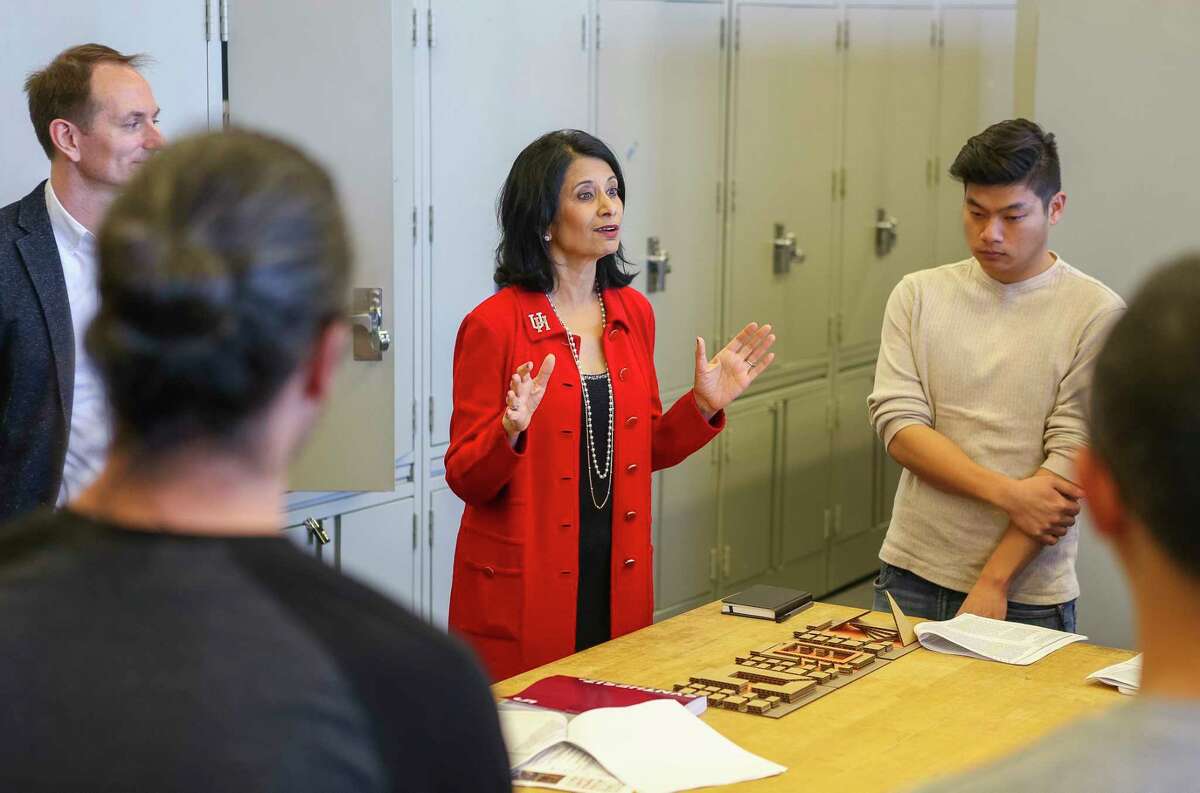 Renu Khator UH slideshow