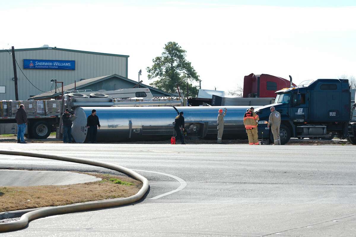 Tanker trailer containing methanol overturns in South Houston