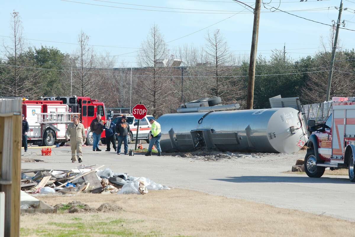 Tanker trailer containing methanol overturns in South Houston