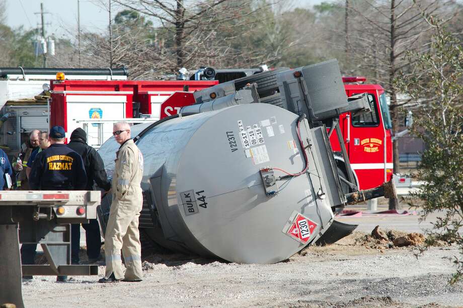 Tanker Trailer Containing Methanol Overturns In South Houston Houston