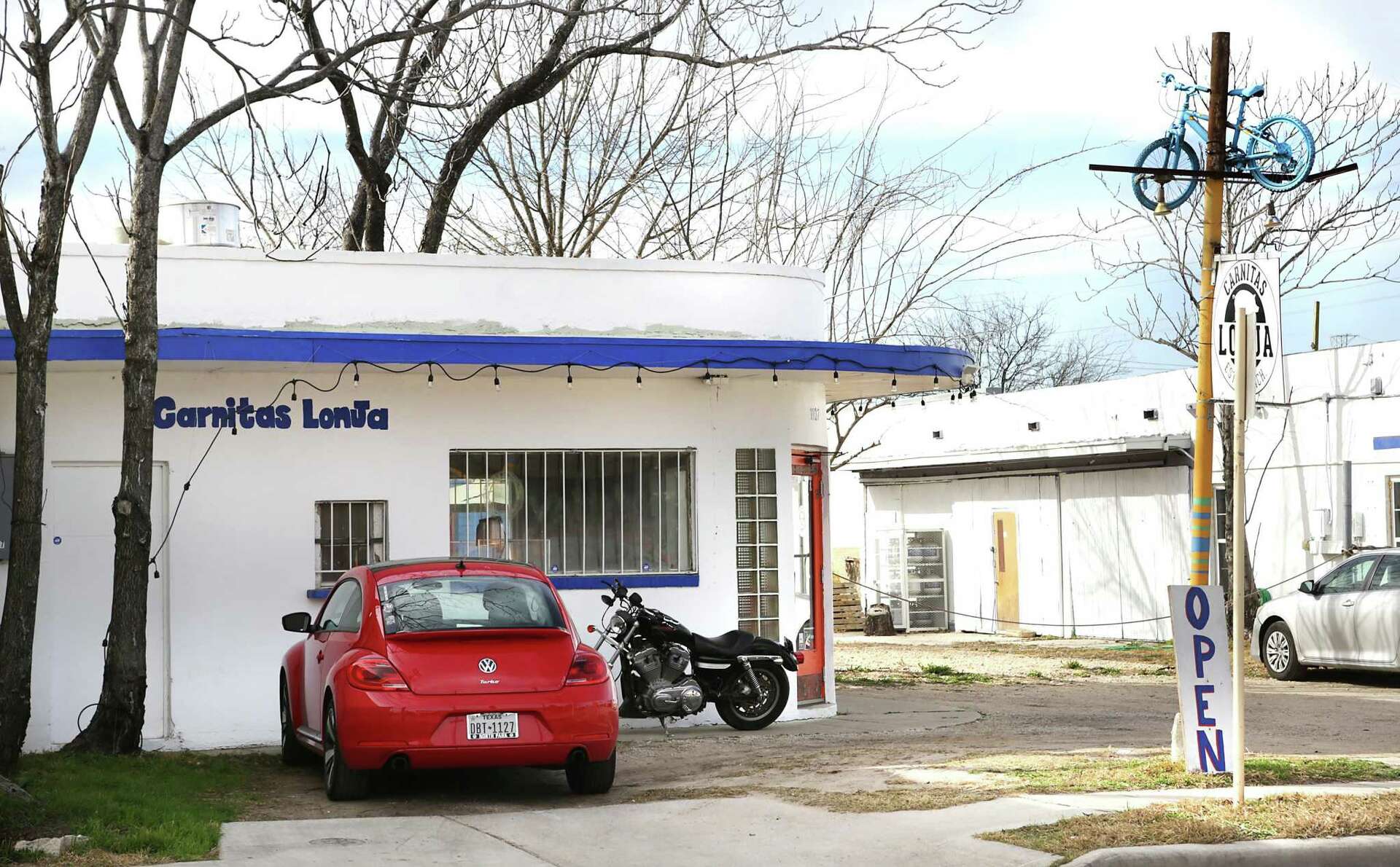 Carnitas Lonja’s little sister, Fish Lonja, is a craveworthy South Side ...