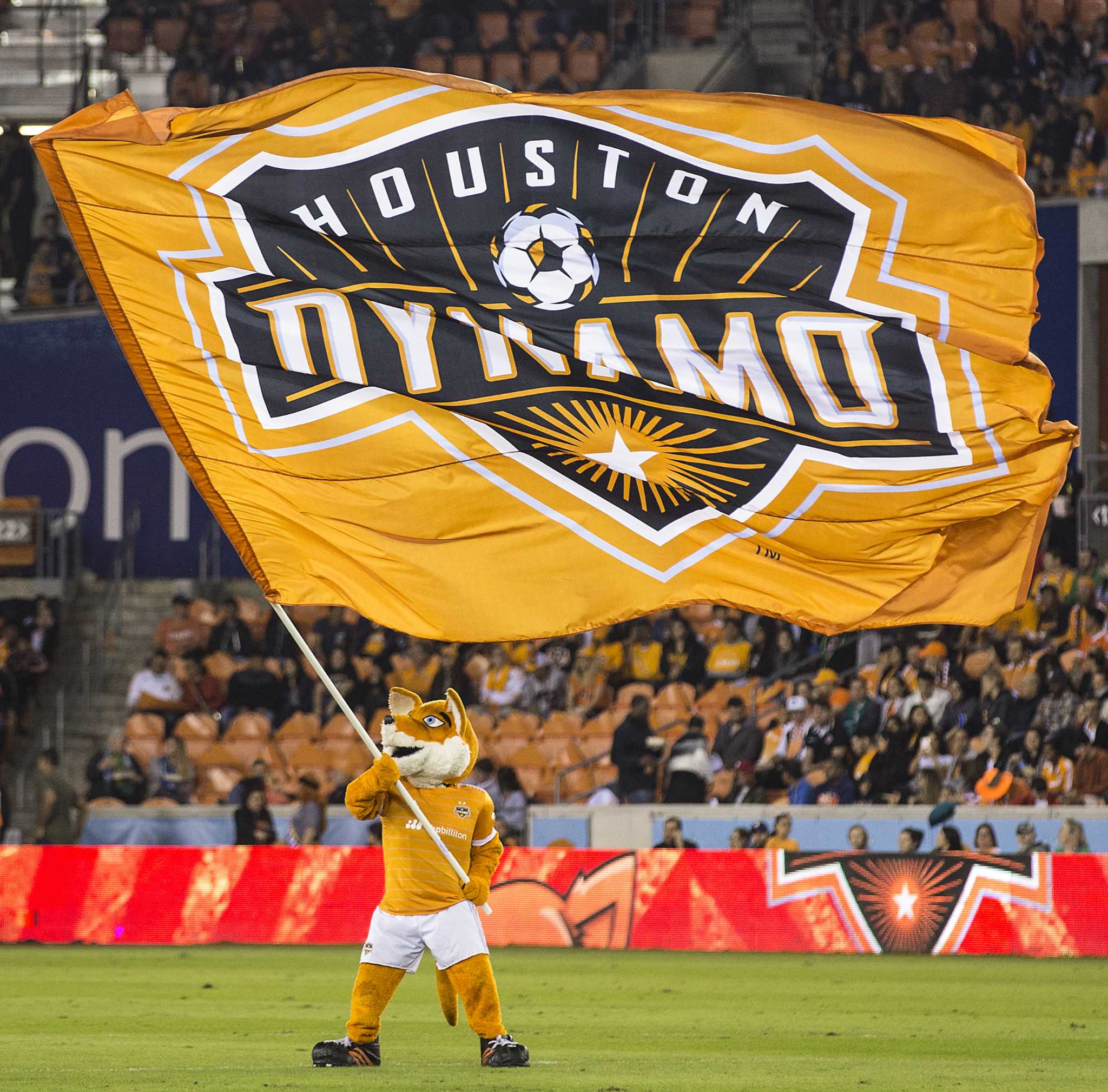 Dynamo dominate New York Red Bulls in preseason victory