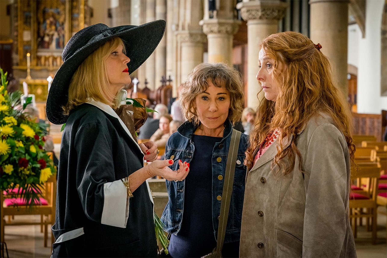 Trio of great actresses team up for drama about older 'Girlfriends'