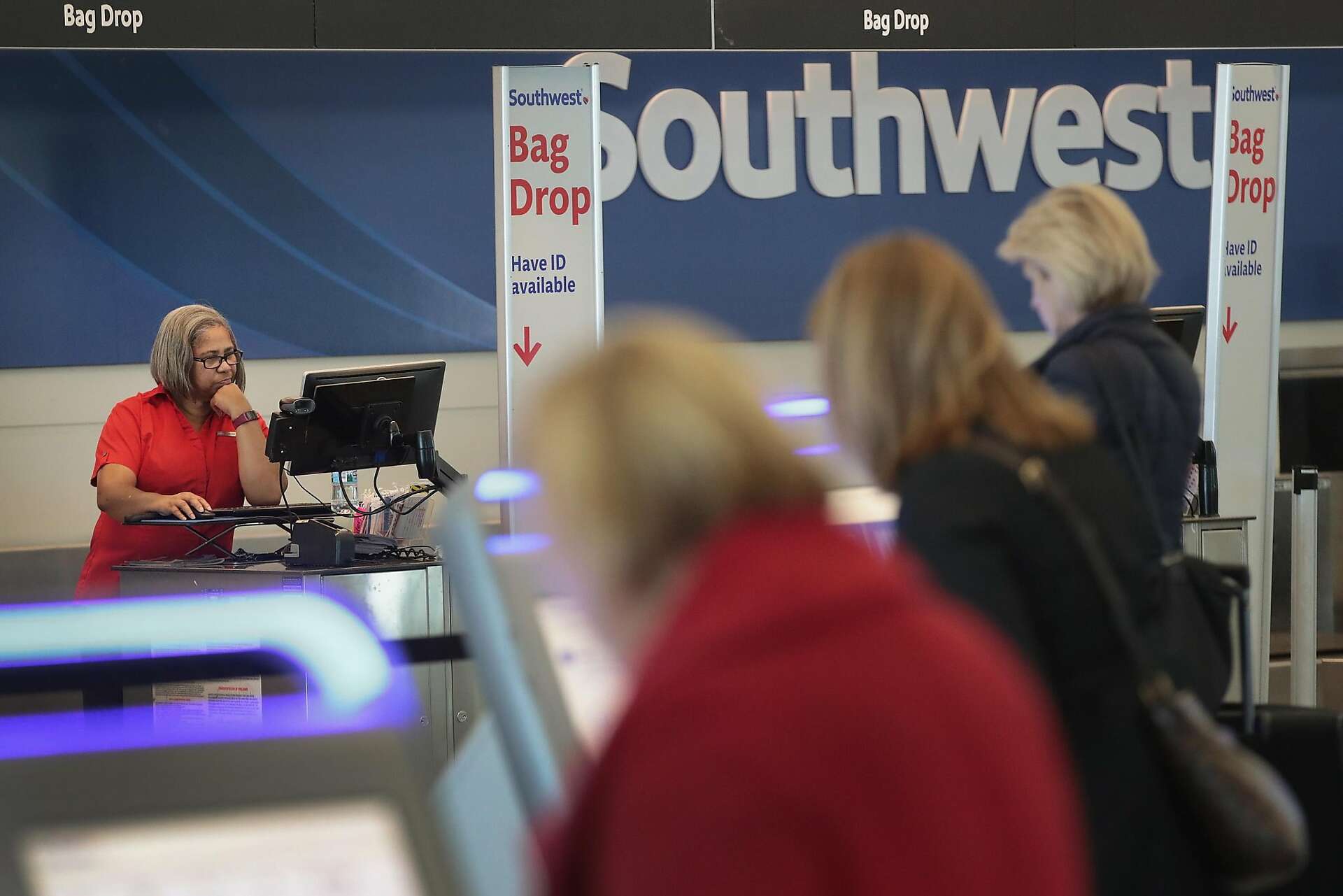 A germaphobe’s air travel guide: The dirtiest places at the airport, on ...