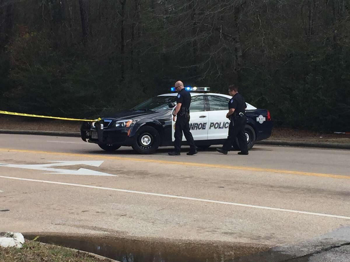 Man shot by Conroe police after exchanging fire with officers