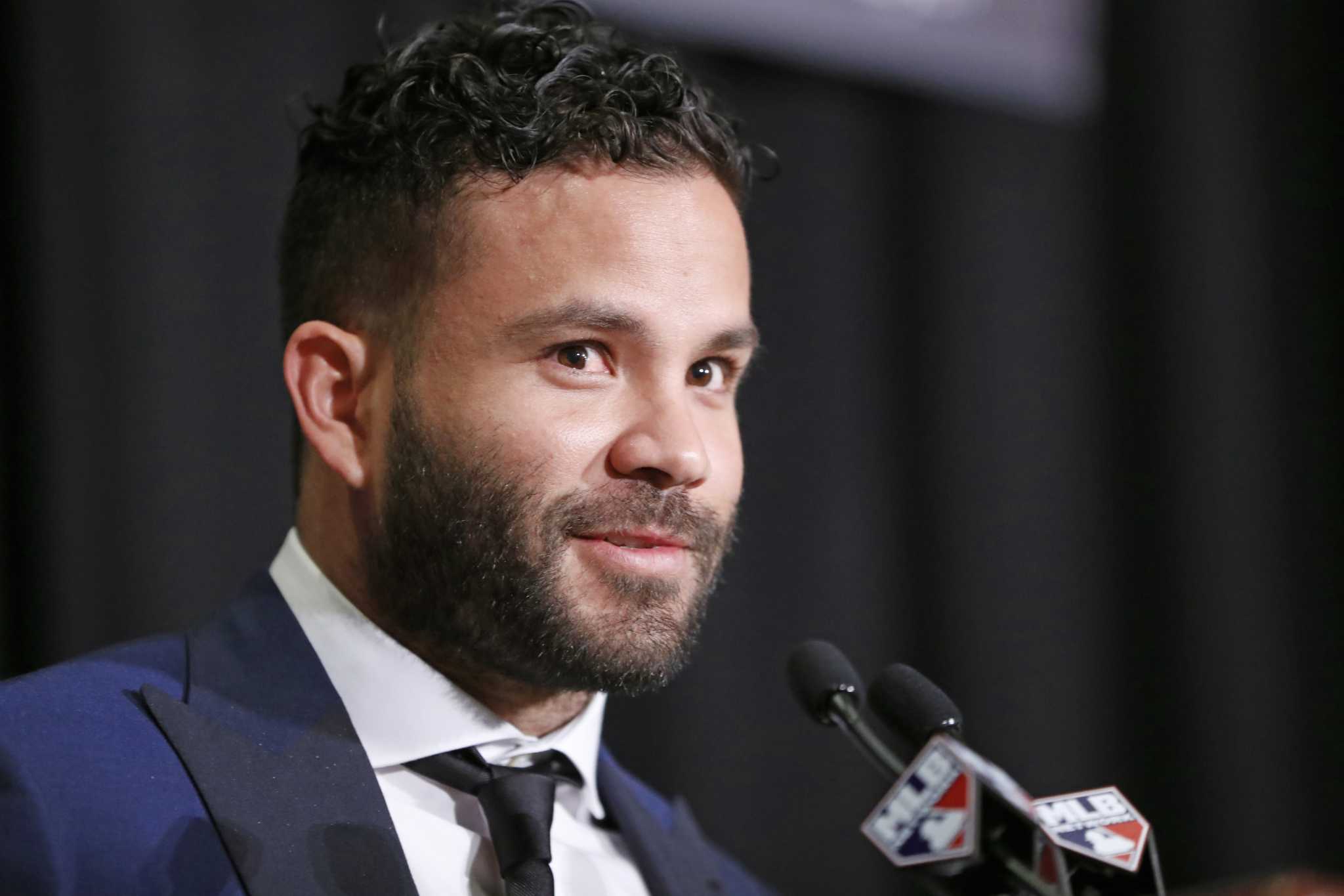 Astros' Jose Altuve honored as AL MVP at annual BBWAA dinner