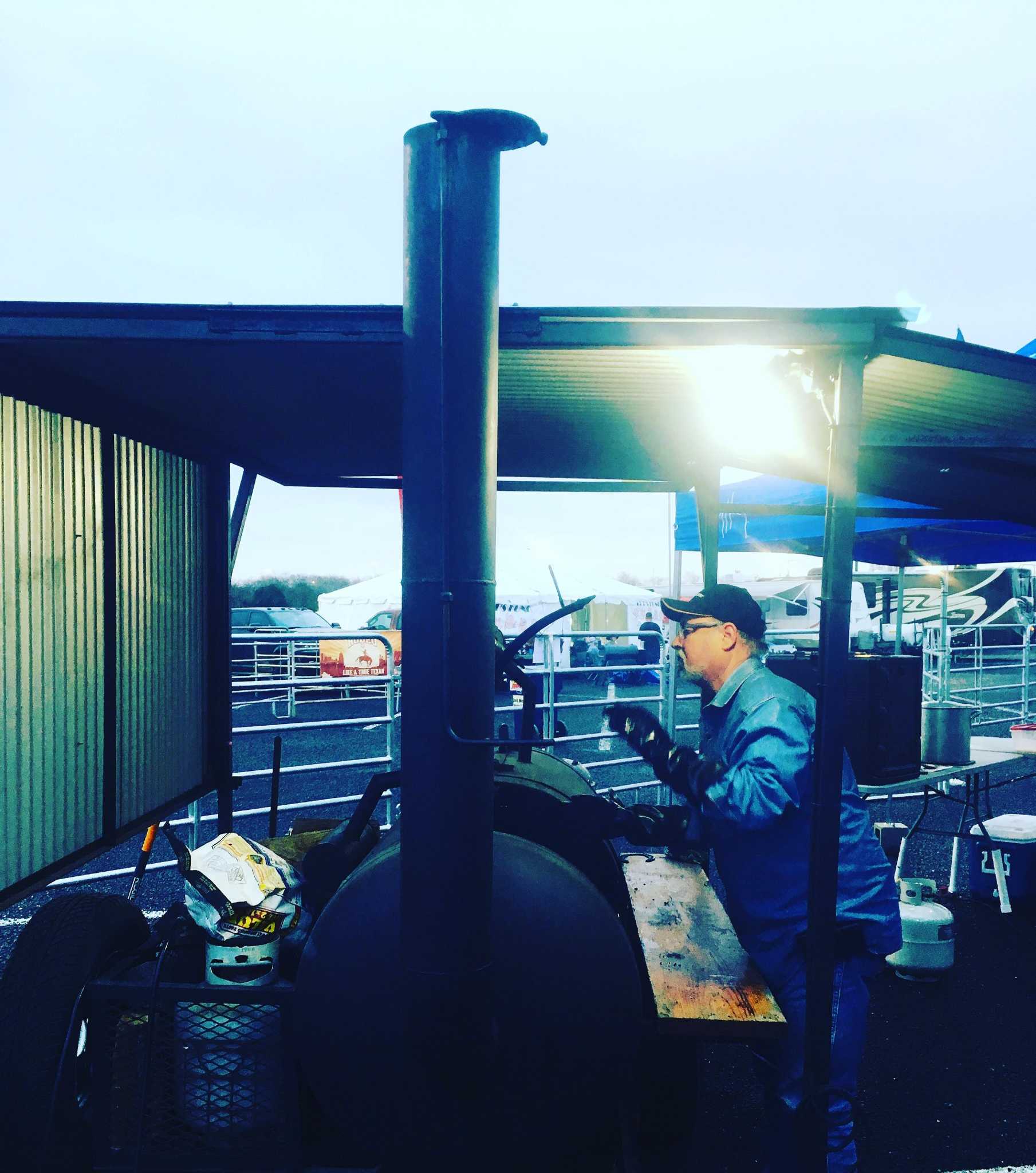 Smoking out the pros’ secrets at S.A. Rodeo Bar-B-Que Cook-Off