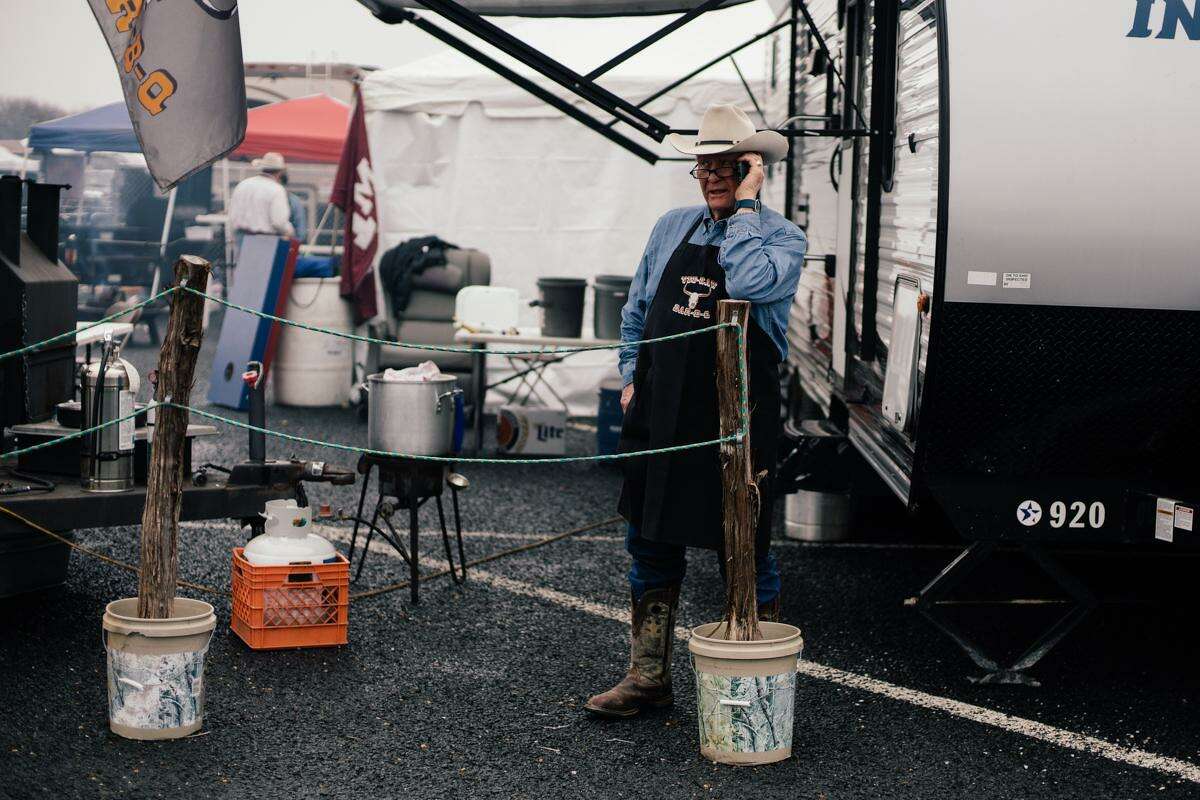 Smoking out the pros’ secrets at S.A. Rodeo Bar-B-Que Cook-Off