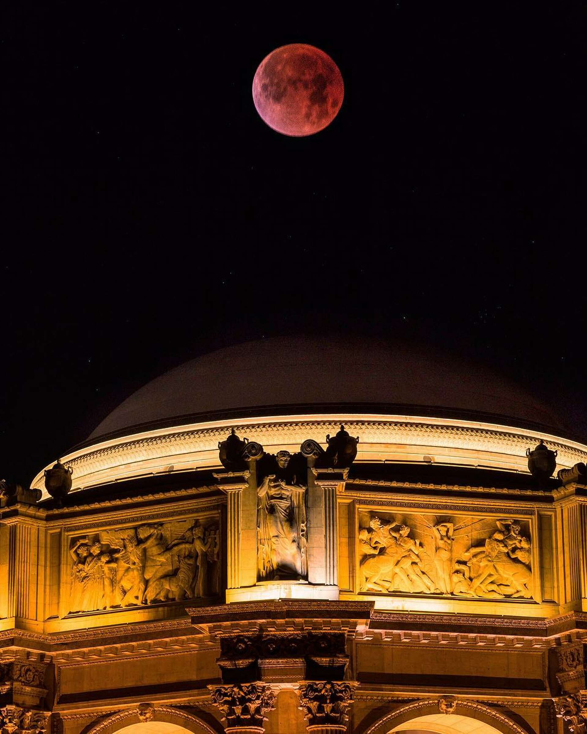 Super blue blood moon brings out Bay Area eclipse fans