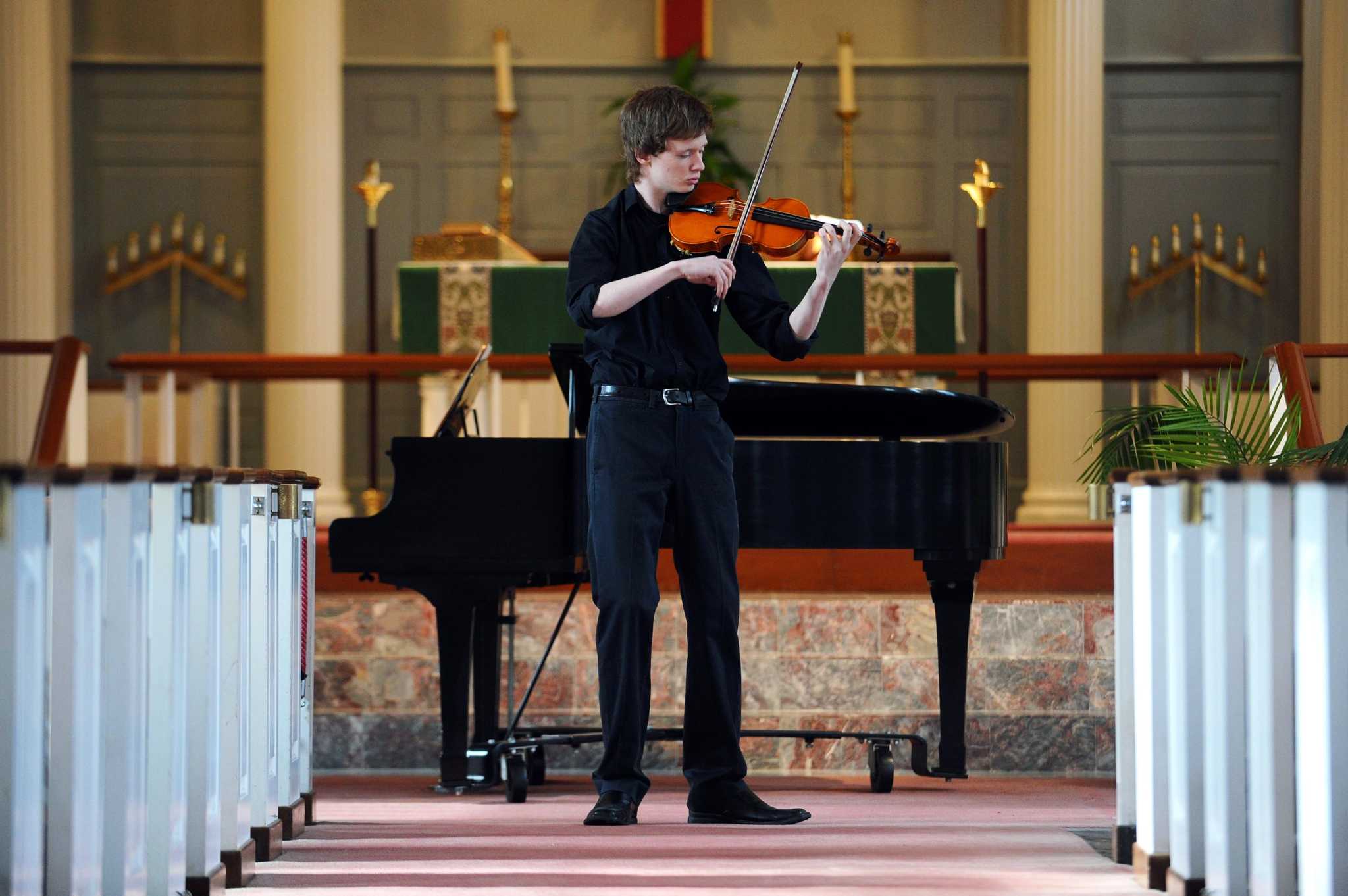 Violin prodigy prepares for Juilliard