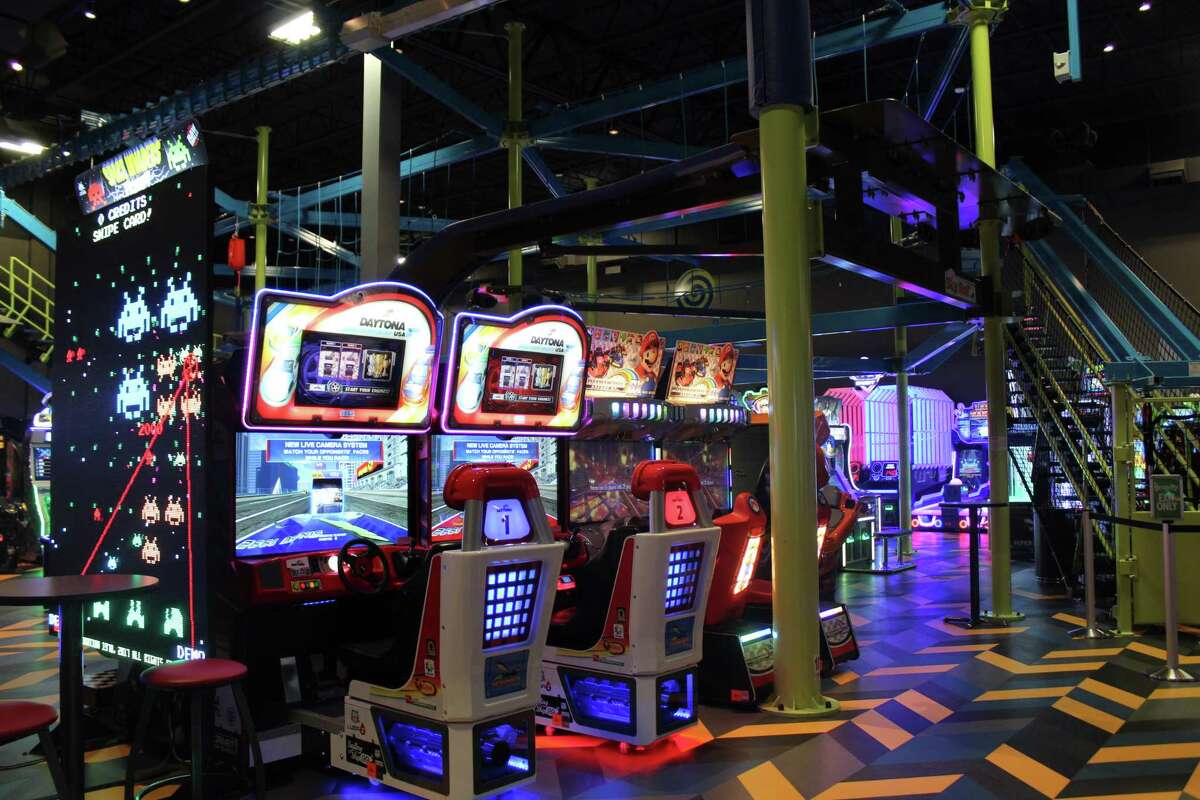 Main Event re-opens in Humble