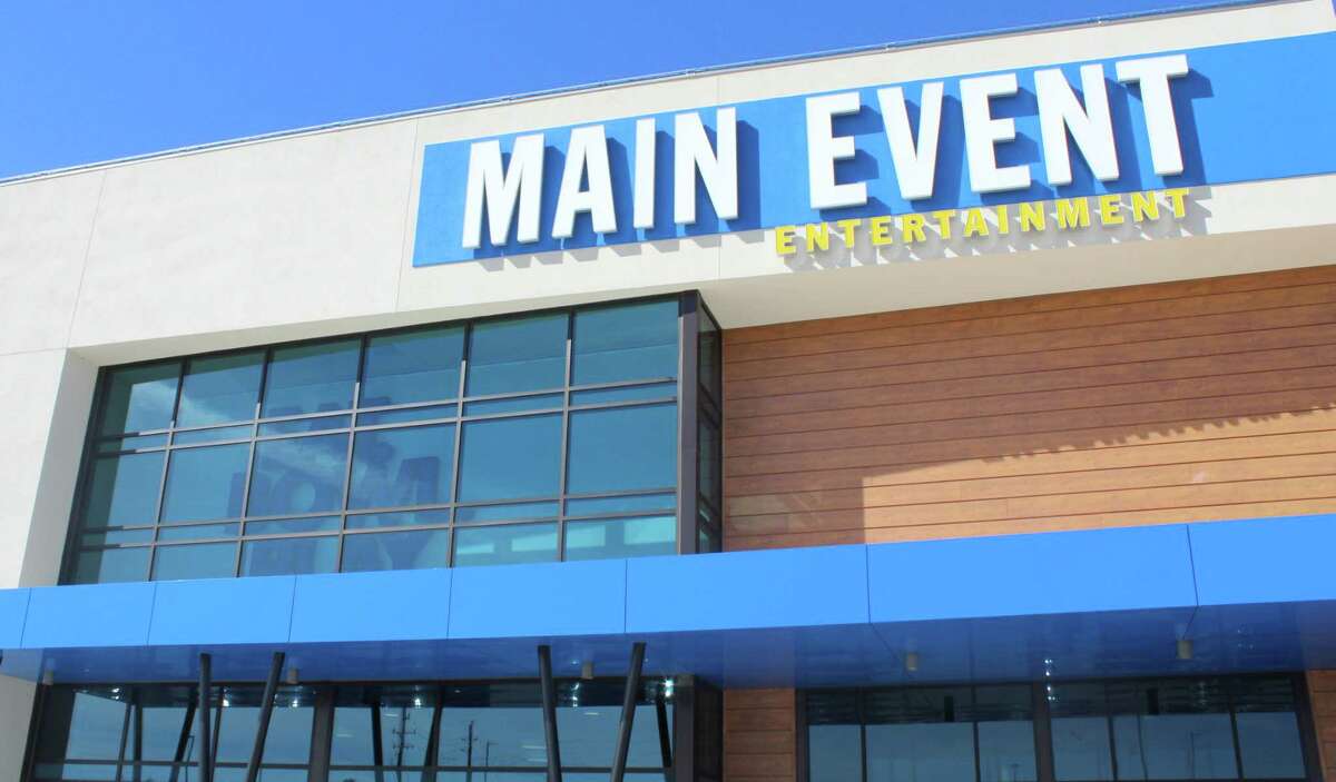 Main Event re-opens in Humble