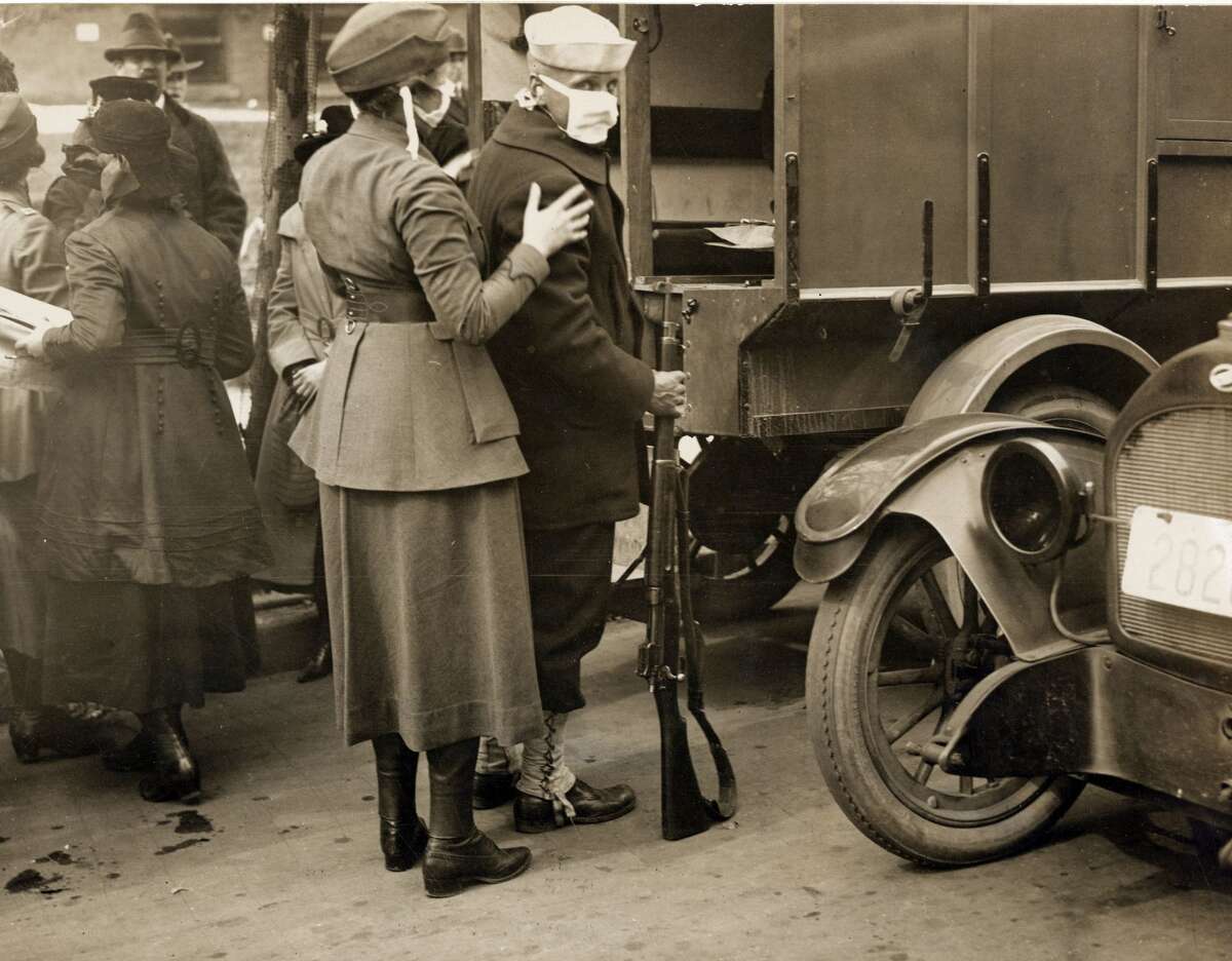 San Francisco forced people to wear masks during the 1918 Spanish flu ...