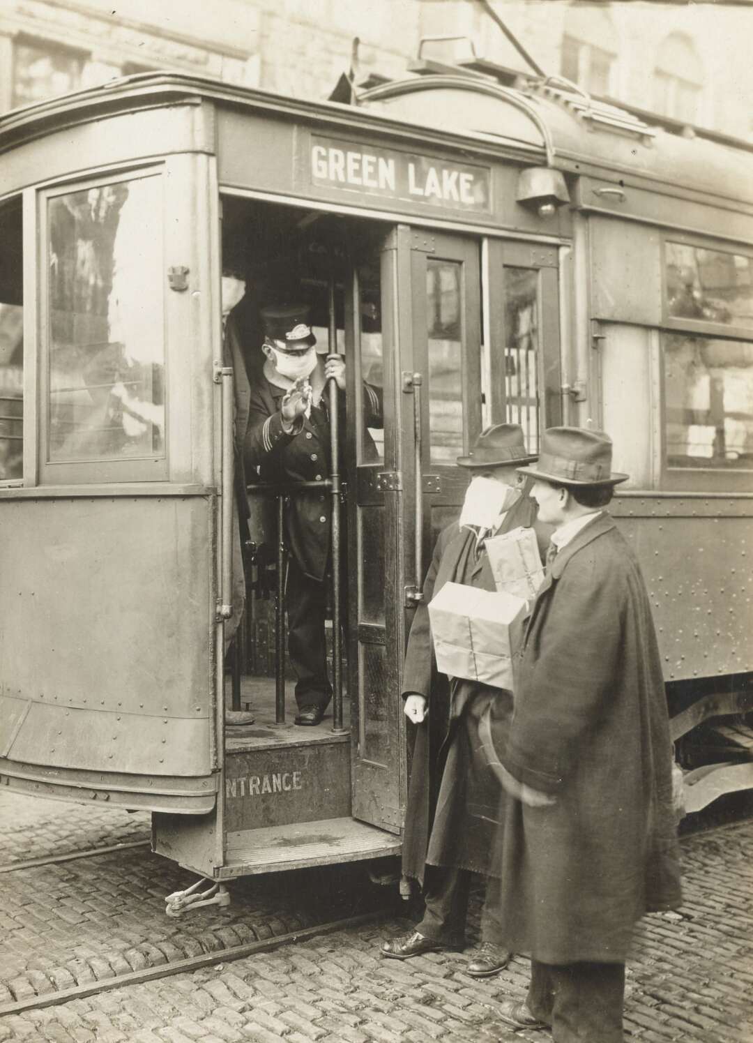 San Francisco forced people to wear masks during the 1918 Spanish flu ...