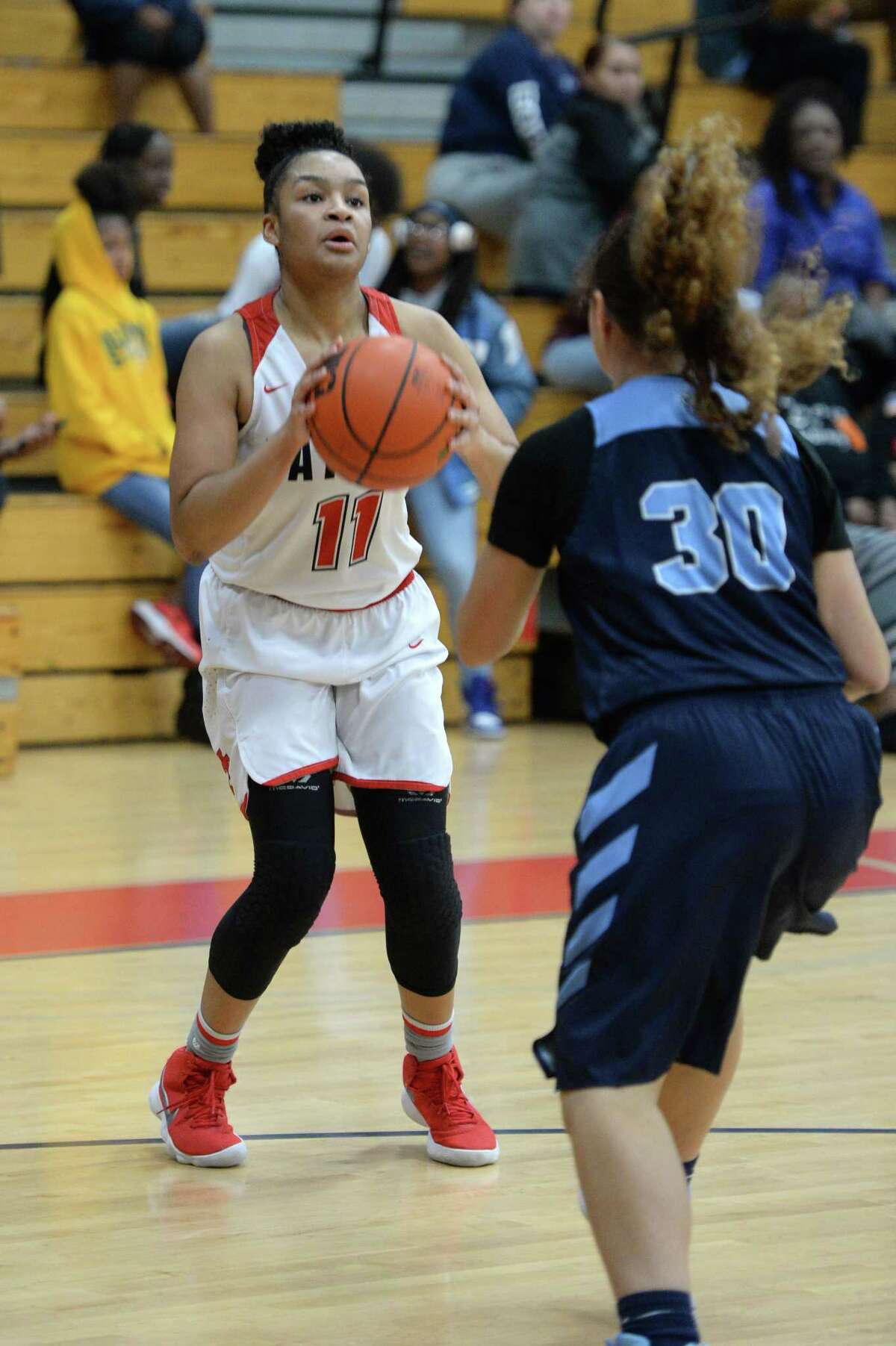 Elsik girls in playoffs with fifth straight win