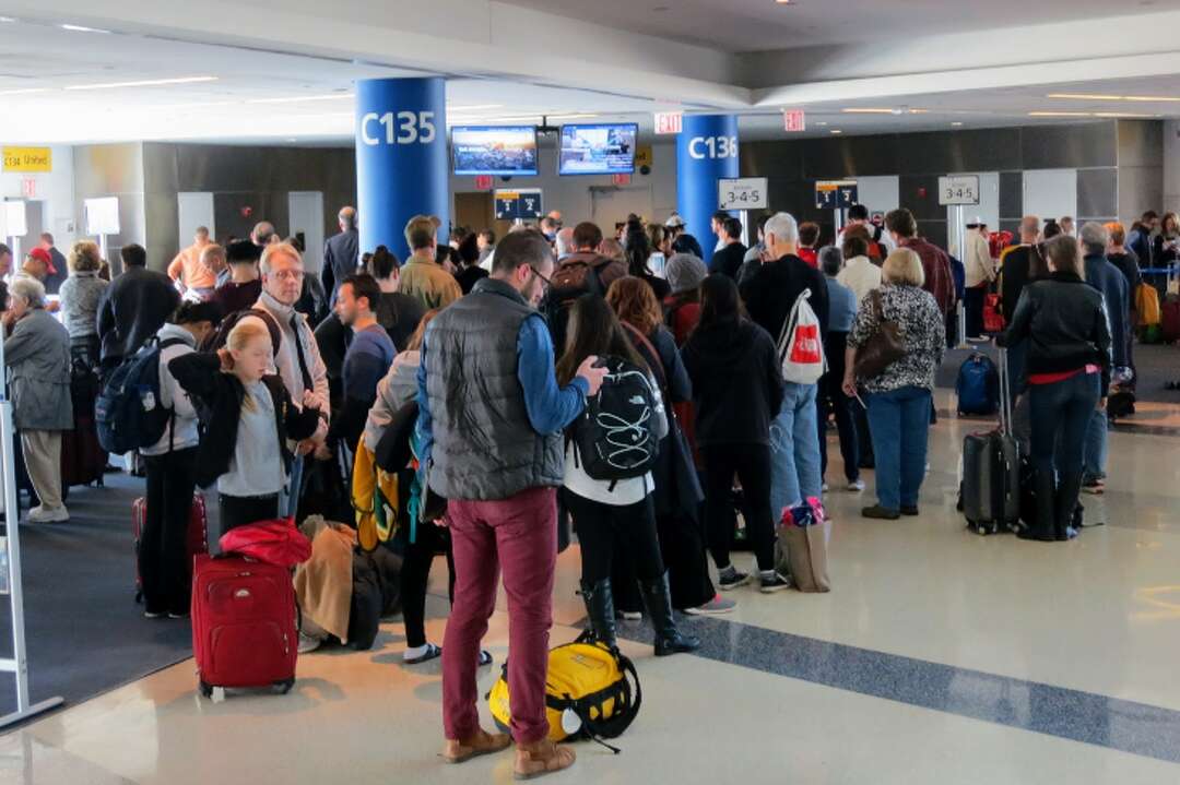 A germaphobe’s air travel guide: The dirtiest places at the airport, on ...