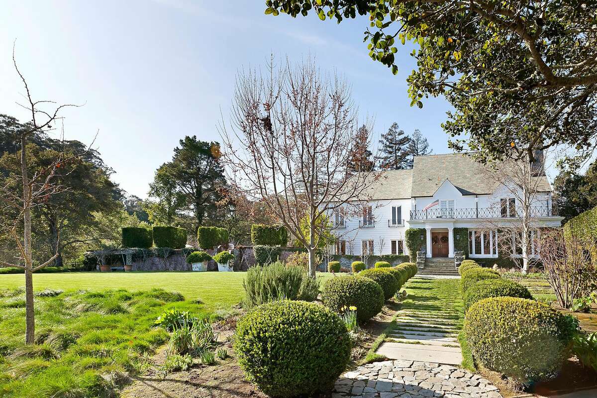 Hillsborough estate sits on grounds designed by Topher Delaney