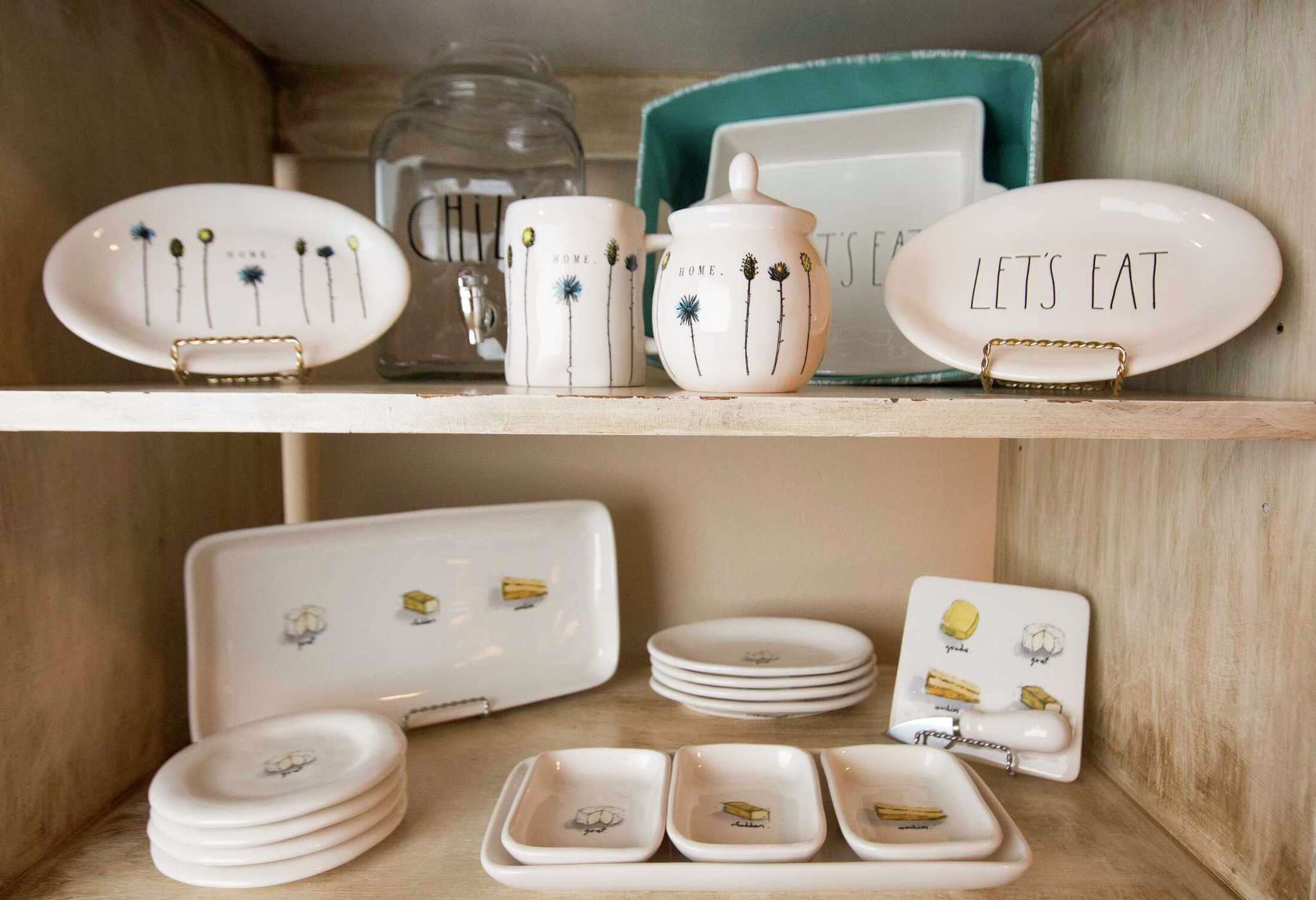 Woman on a mission: Hunting the elusive Rae Dunn ceramics in Houston