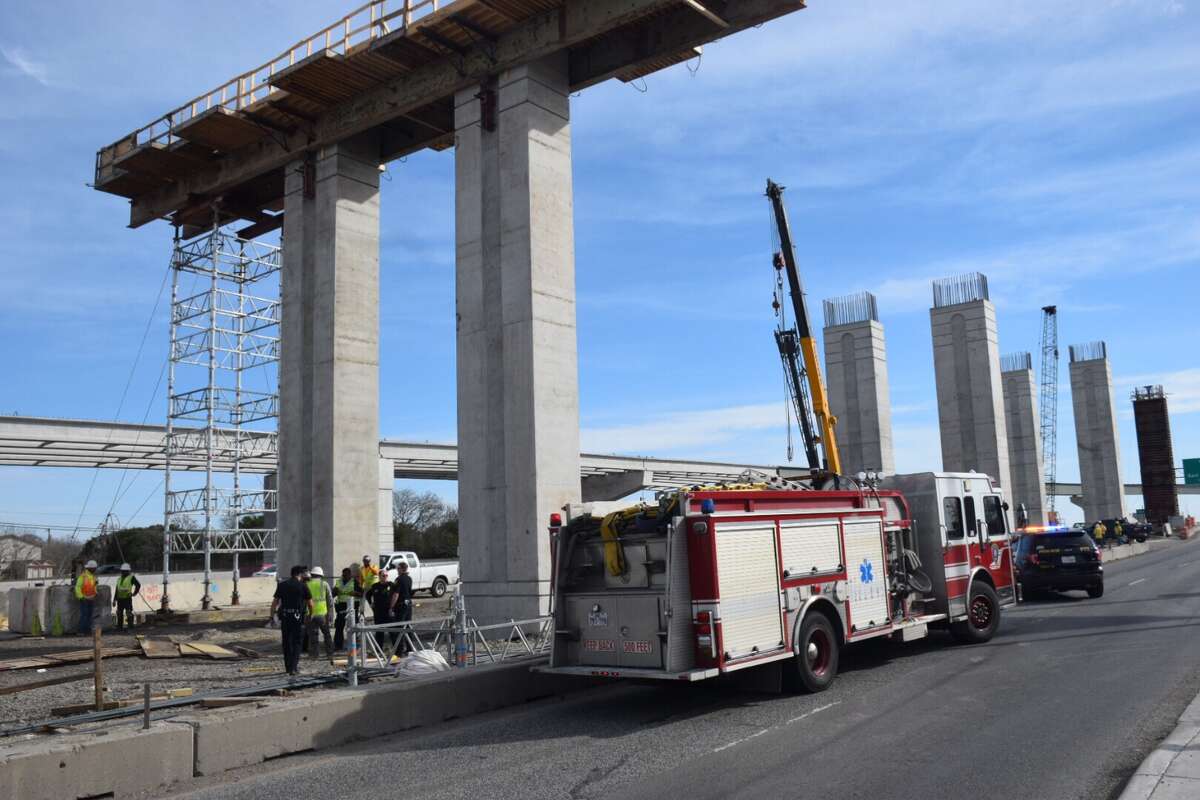 2 workers crushed by 1,000 pounds of rebar in construction accident on ...