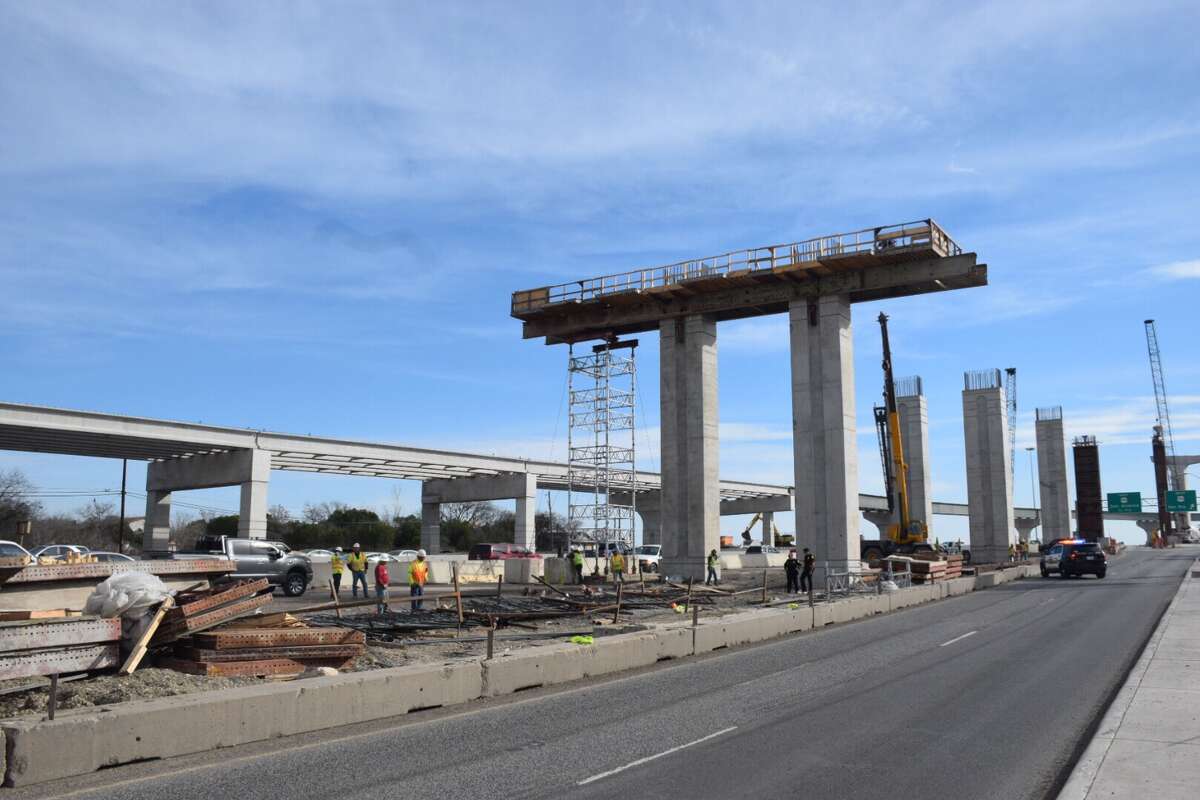2 workers crushed by 1,000 pounds of rebar in construction accident on ...