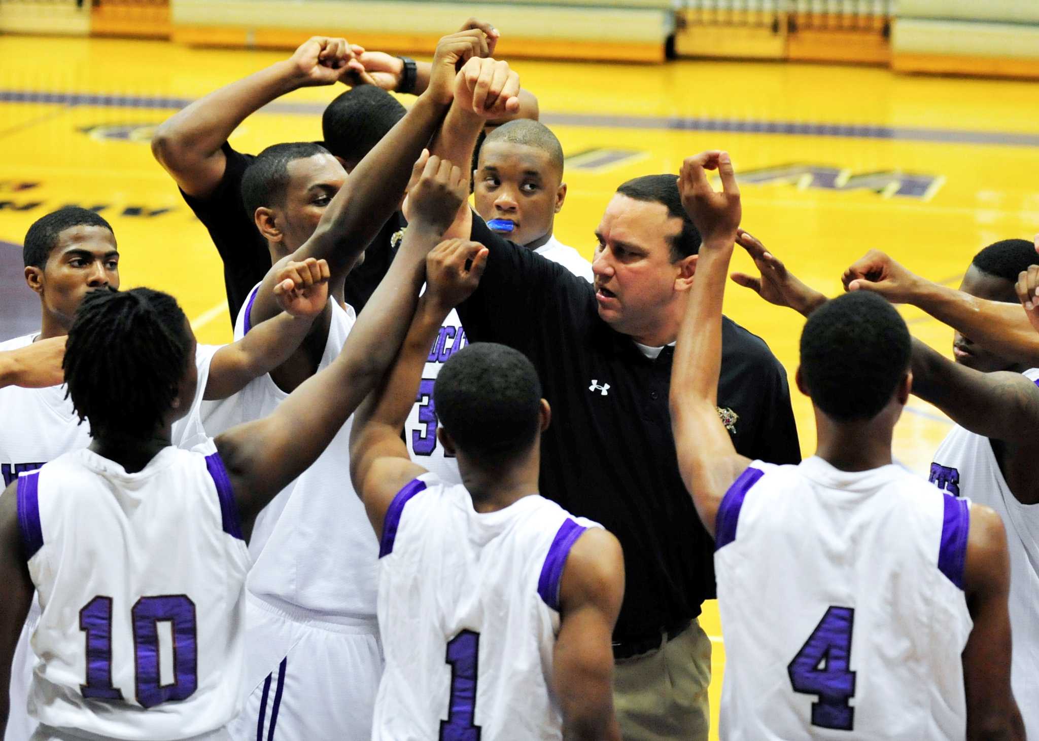 Humble Wildcats return as 6A classification